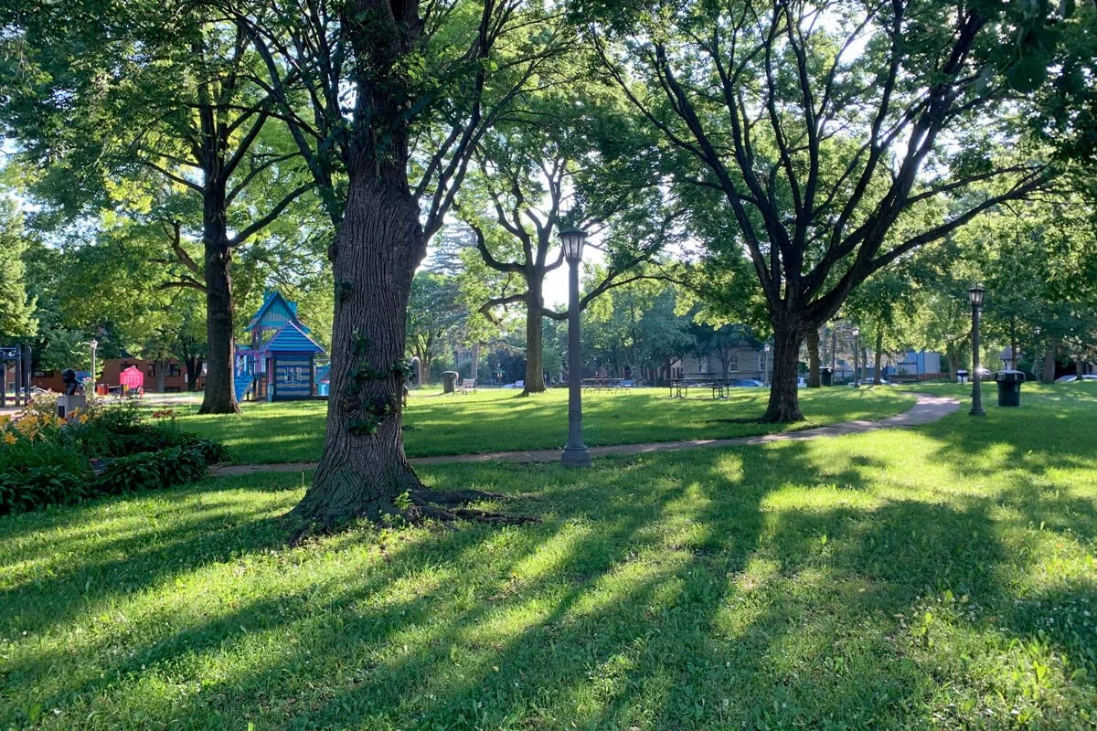 The Commodore Bar & Restaurant | Saint Paul, MN