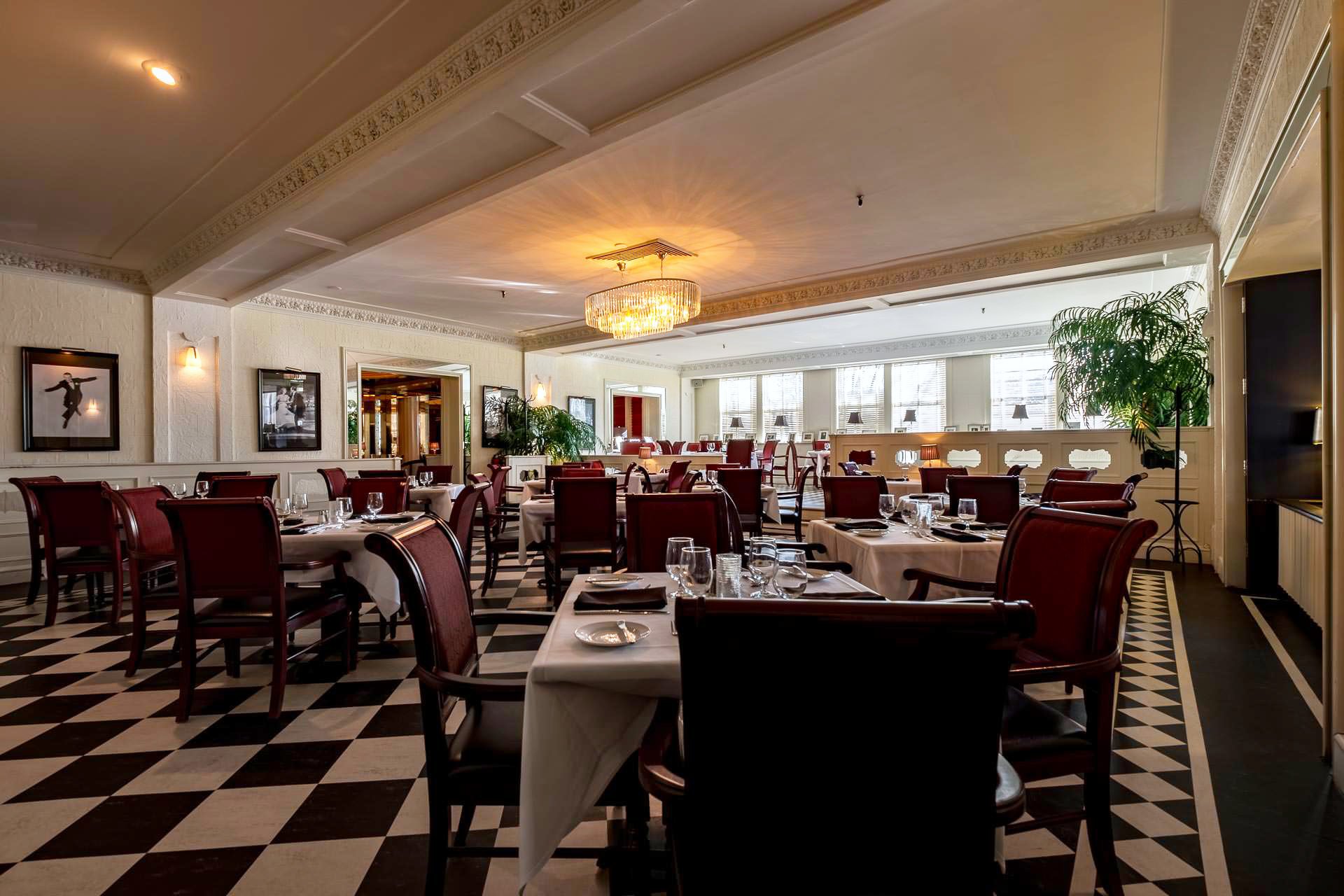 The Commodore Bar & Restaurant | Saint Paul, MN