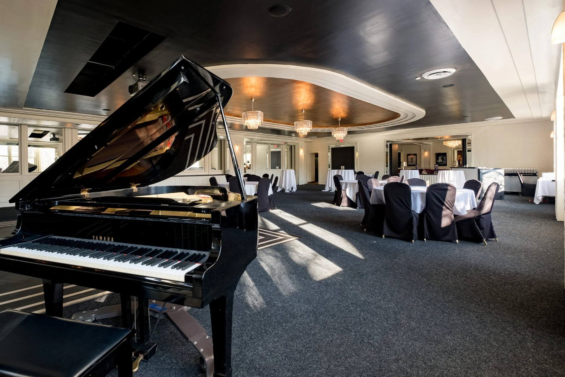 The Commodore Bar & Restaurant | Saint Paul, MN