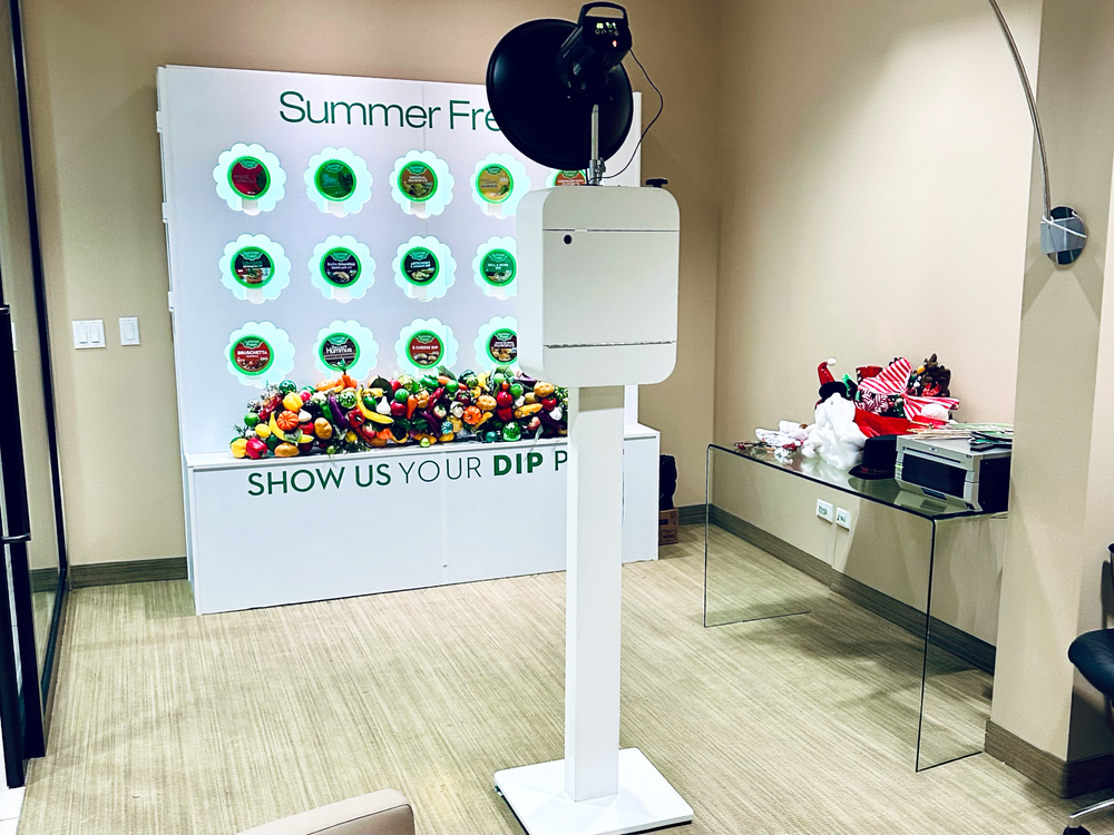 Snaptique | Modern Photo Booth