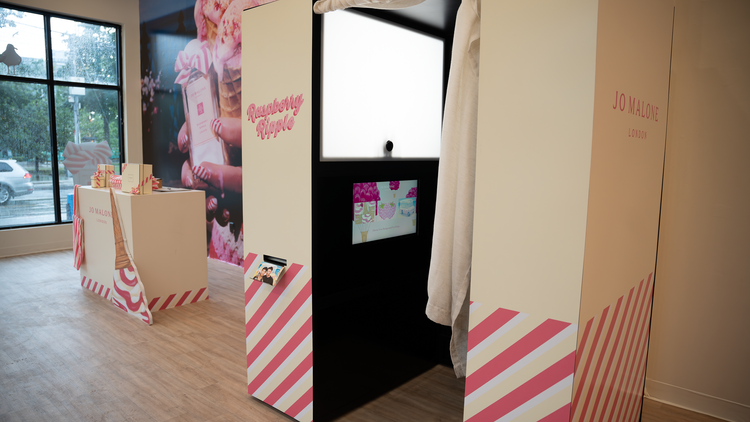 Snaptique | Retro Photo Booth Rental