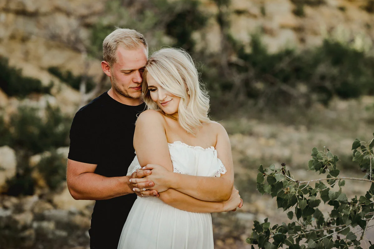 Beth & Nathan Love Story - Stonewall Quarry Park — Black & Gold Photography