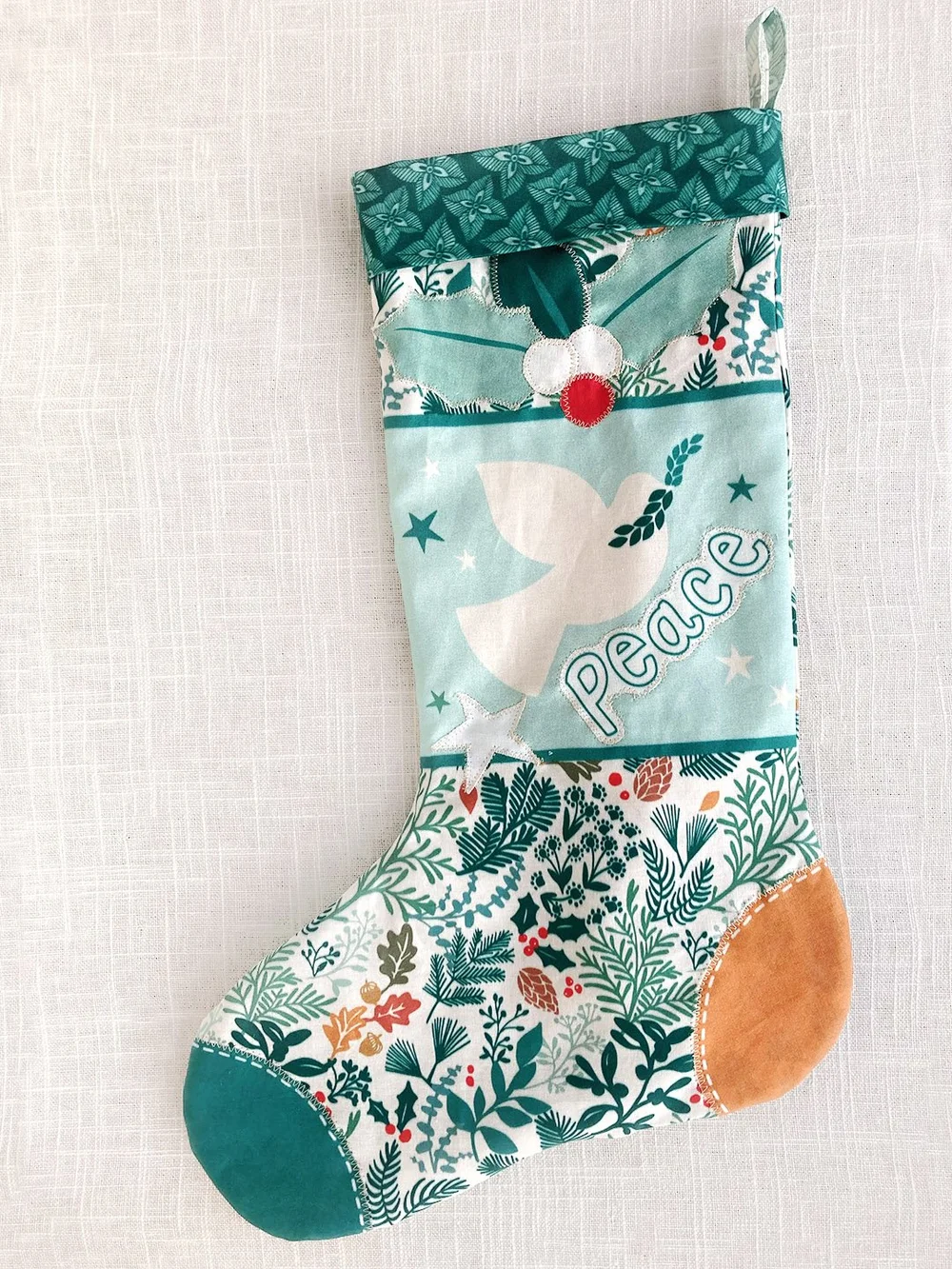 KD Spain — DIY Christmas Stocking Panel