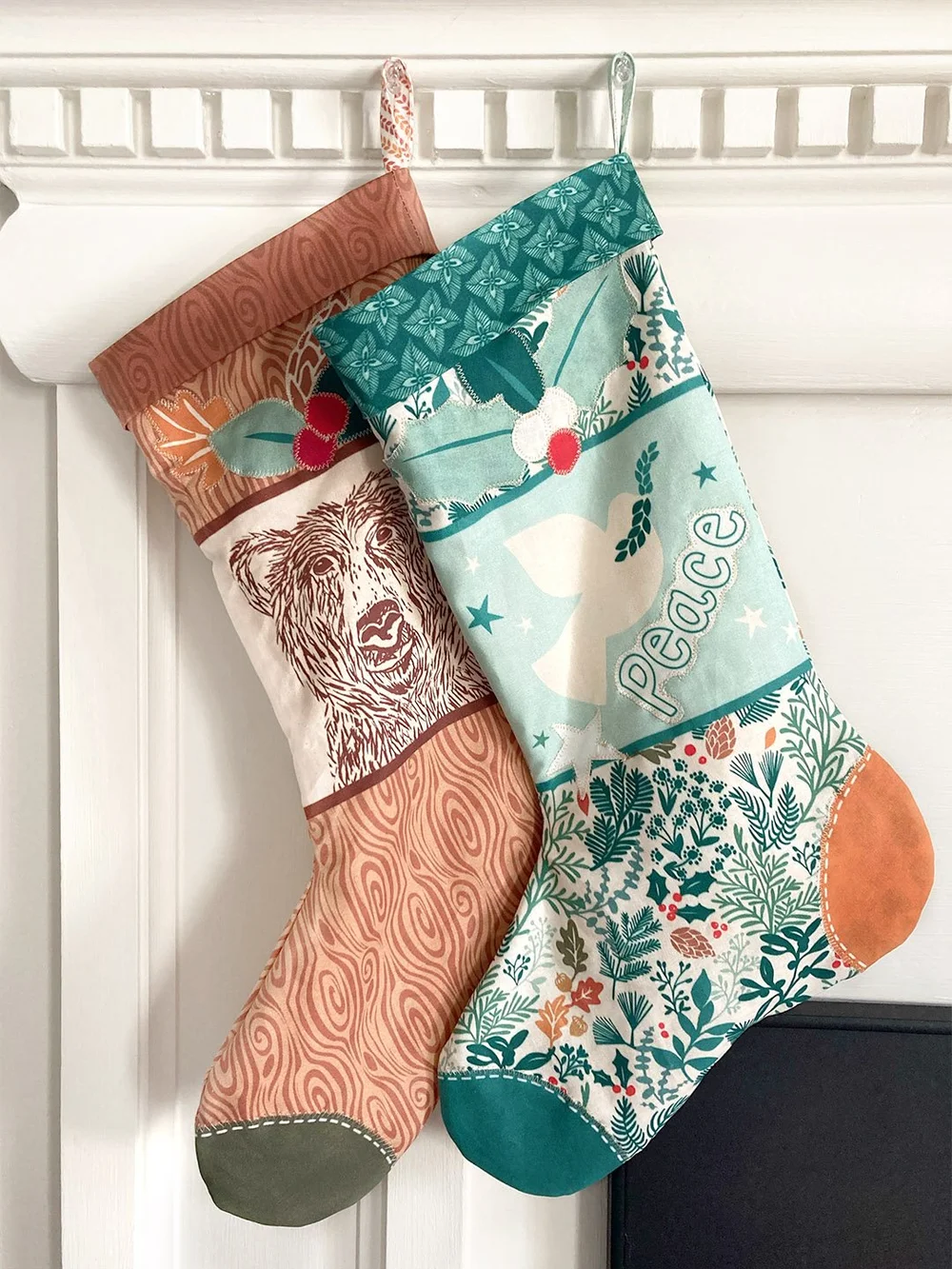 KD Spain — DIY Christmas Stocking Panel