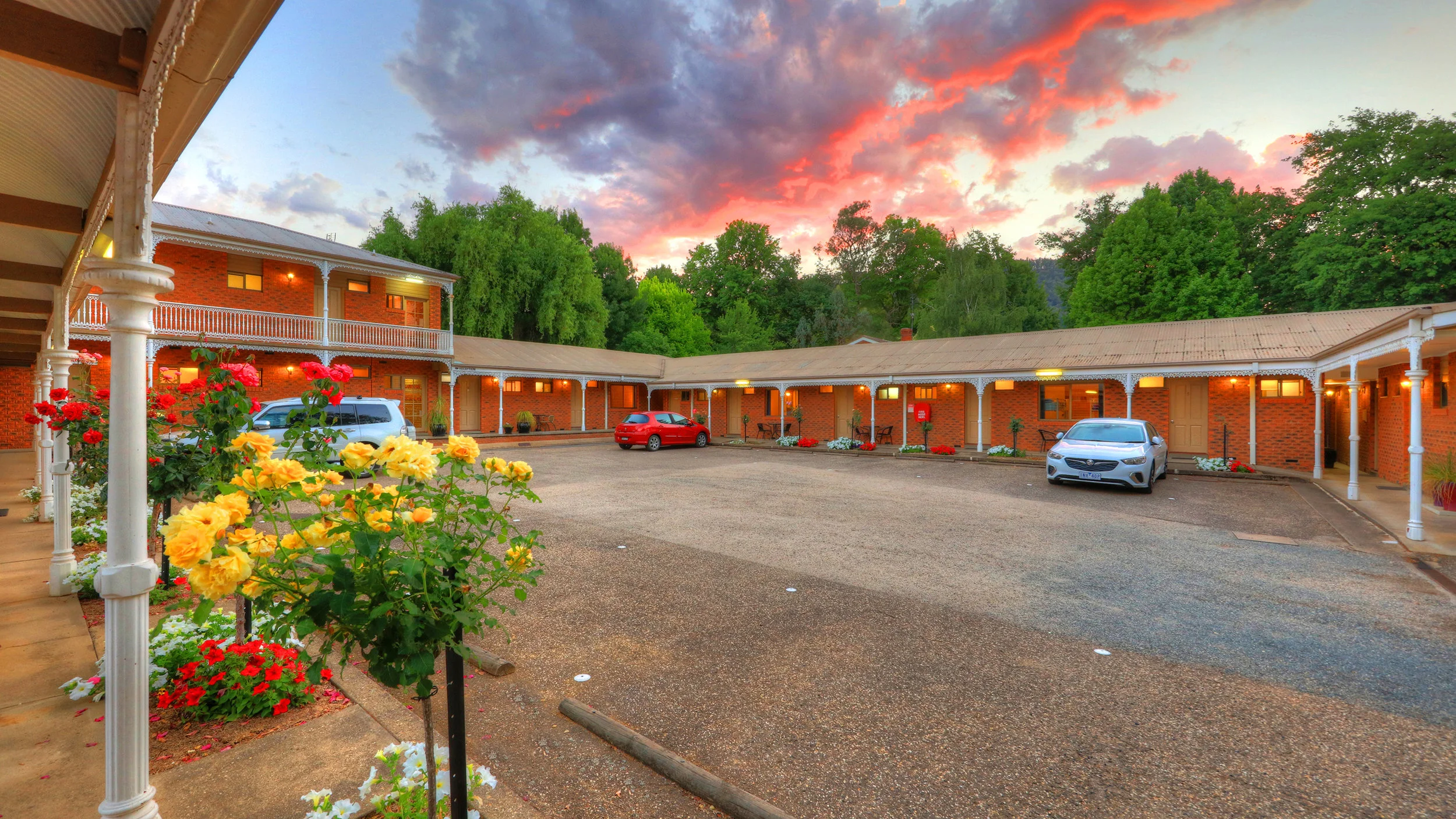 Stroll 100m to Bright CBD|John Bright Motor Inn