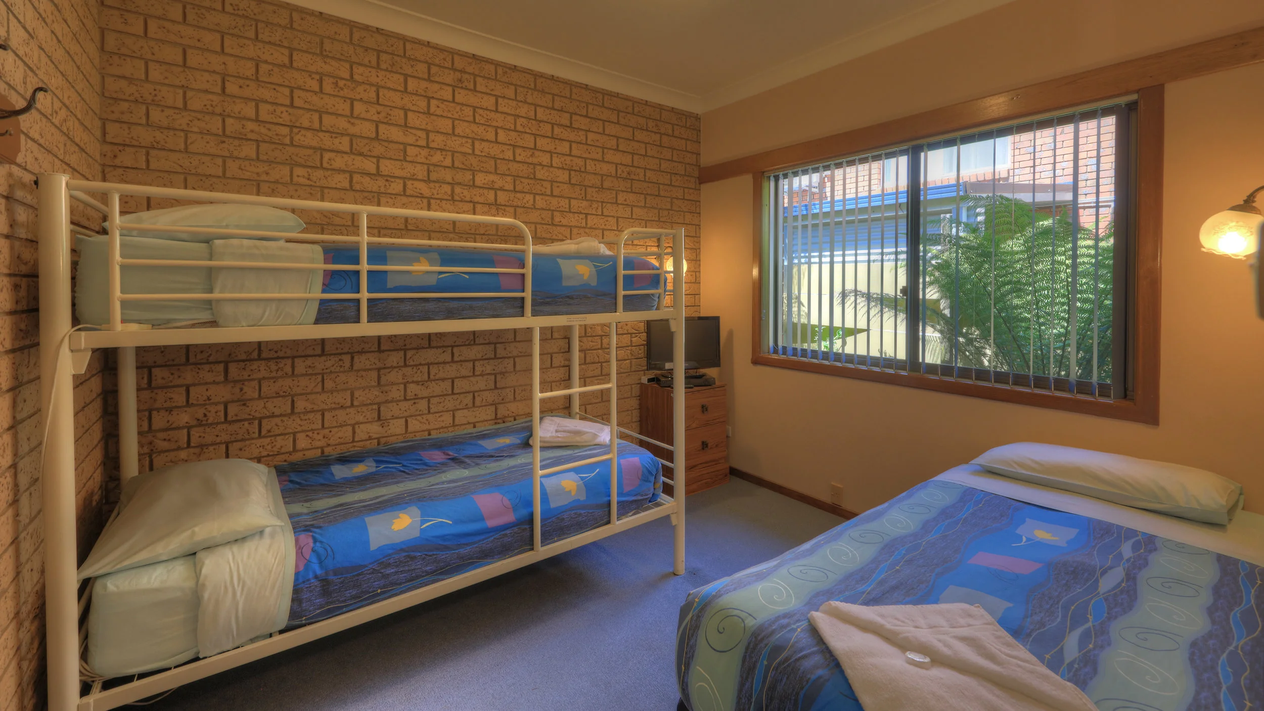 Stroll 100m to Bright CBD|John Bright Motor Inn