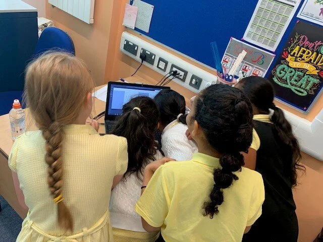Bemrose School pupils learning in lockdown via a virtual classroom ...