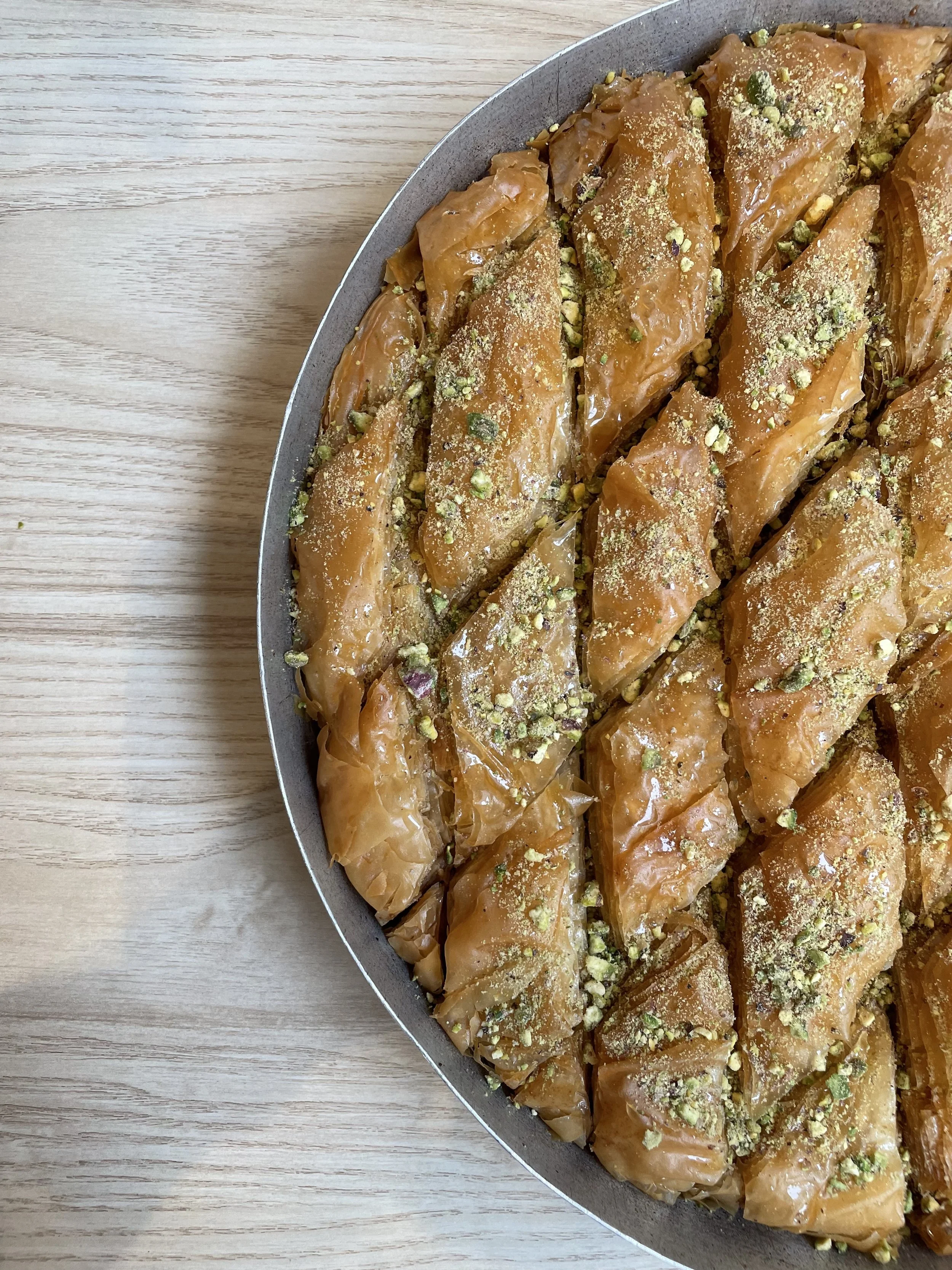 gàstra — Kyrkos Zisis