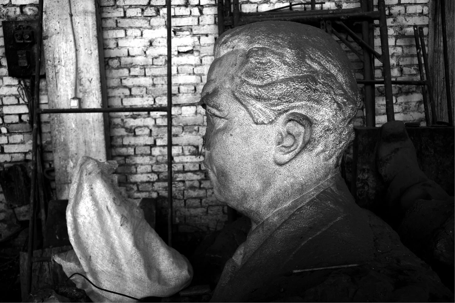 Elidor Mehilli | Images