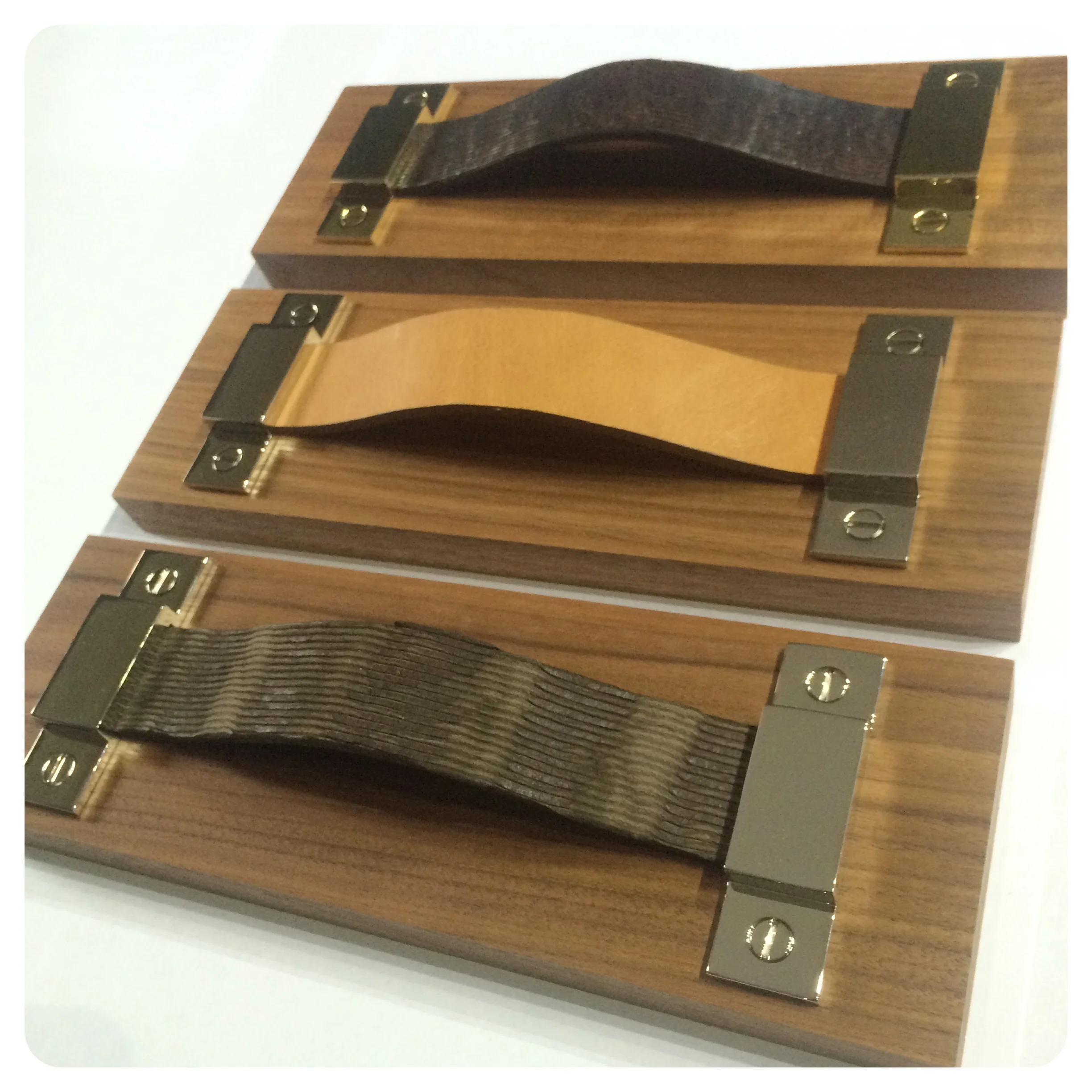 mod strap pull — wilmette leather