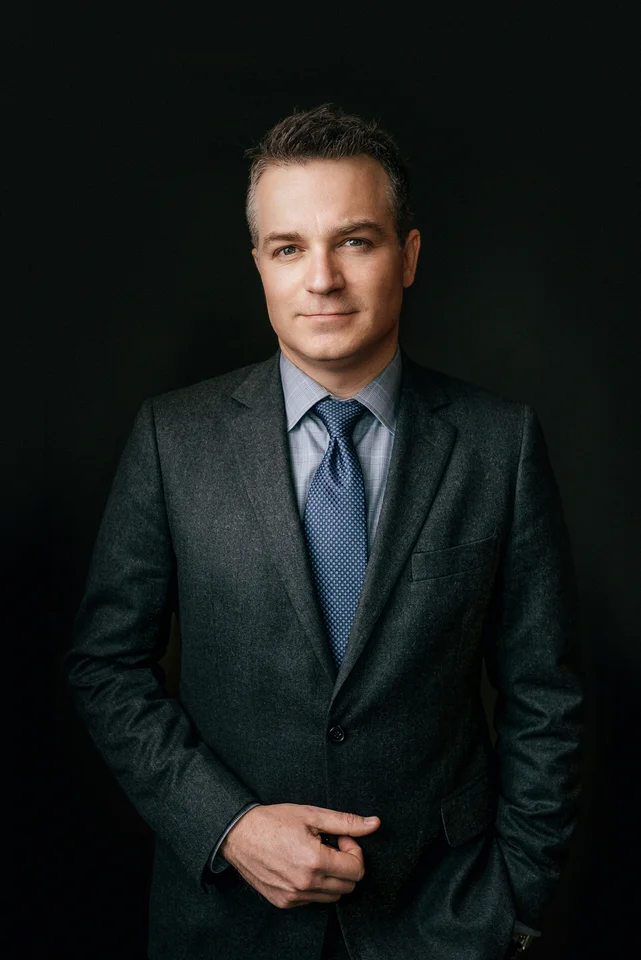 Headshots Gallery — STL Wedding + Brand Photographer