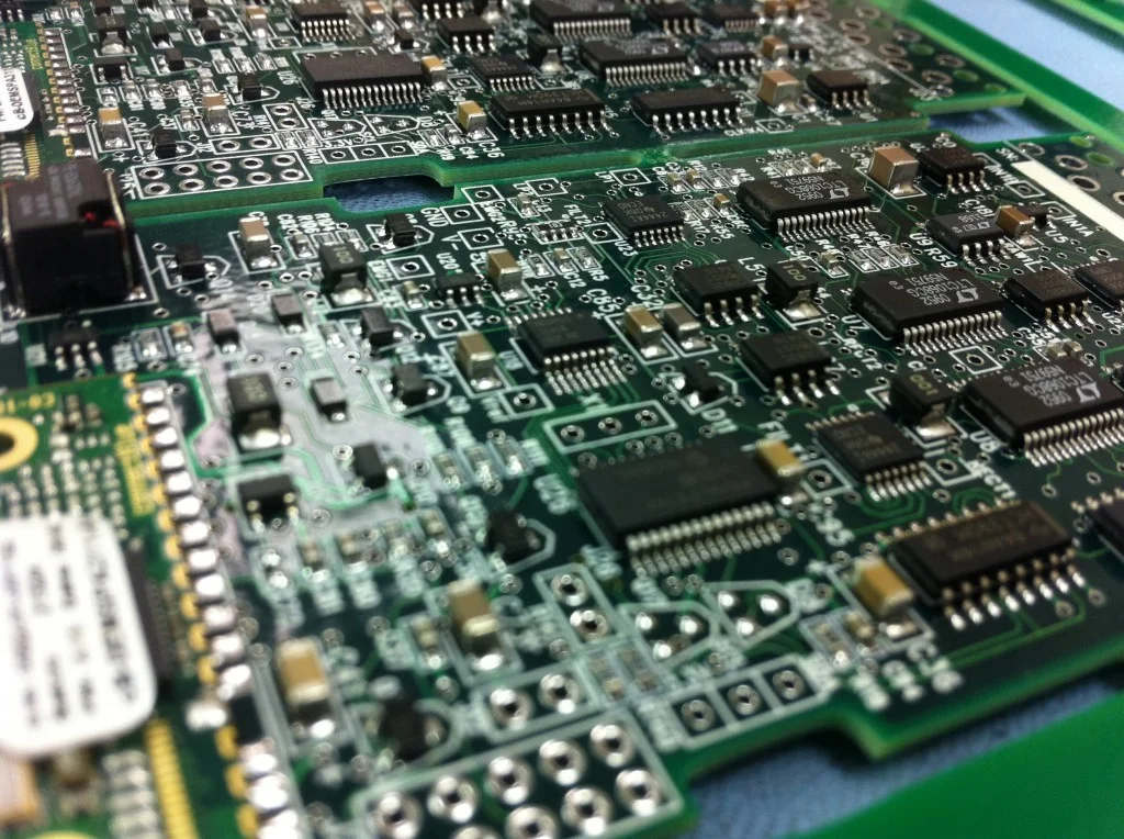 Design for Manufacturability (DFM): Use Surface Mount Components (SMT ...