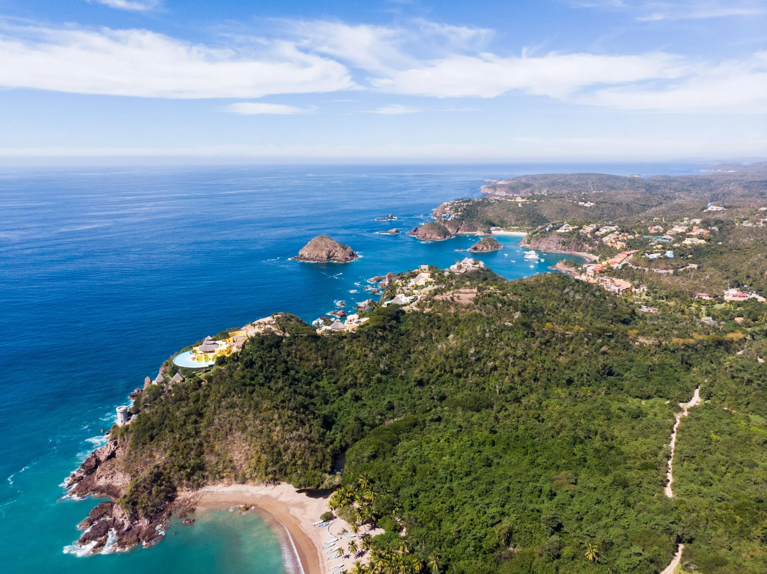 ?! Careyes - Official