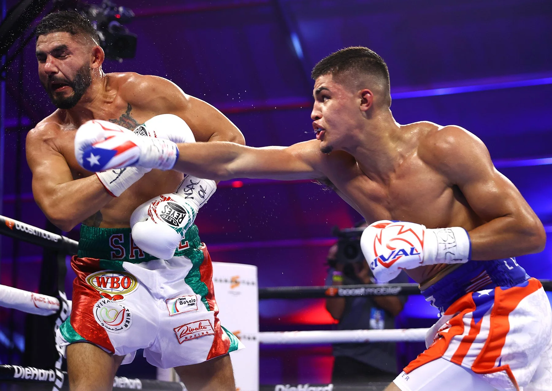 Teofimo Lopez Stops Pedro Campa in 7