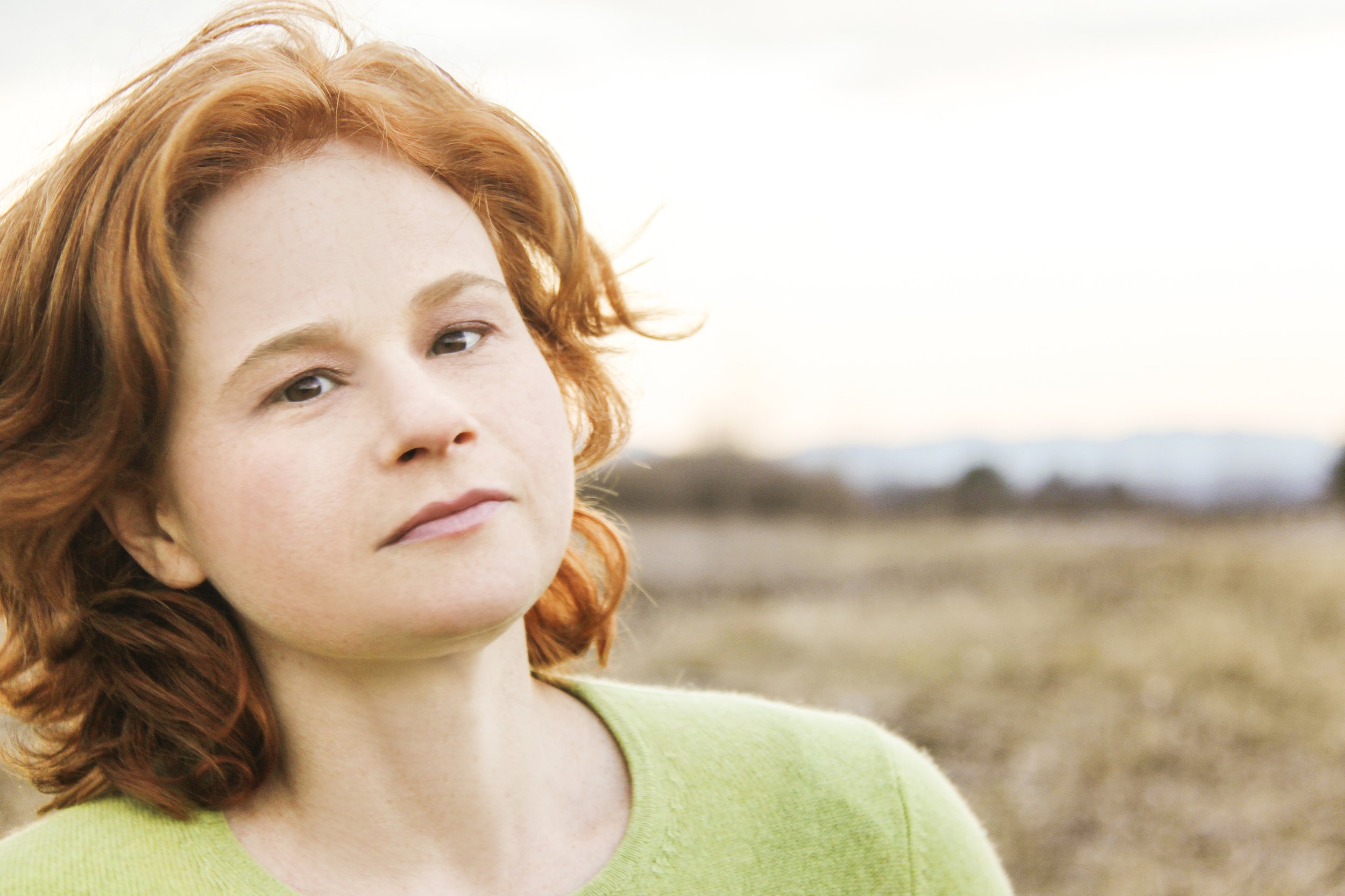 About — Holly Lynton