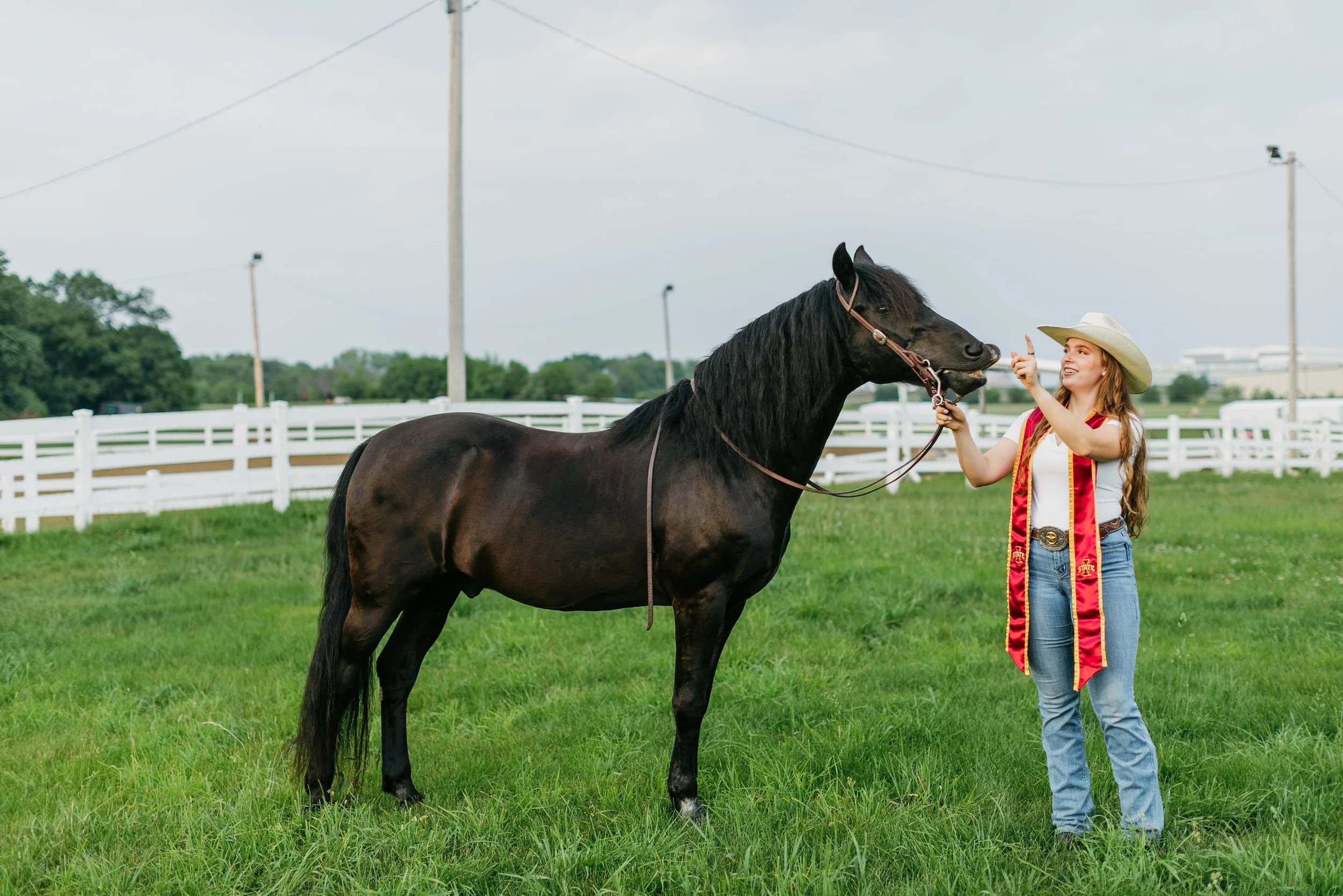 ISU Senior Grad Photos // Alyson — Des Moines Wedding Photographer