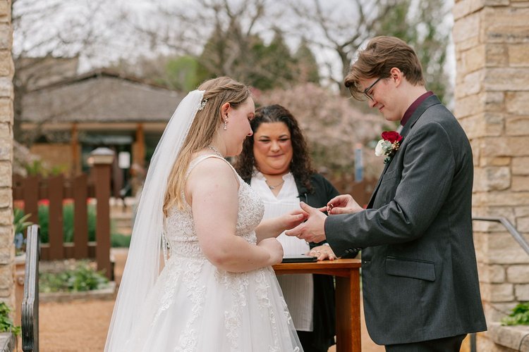 Reiman Gardens Spring Wedding — Des Moines Wedding Photographer