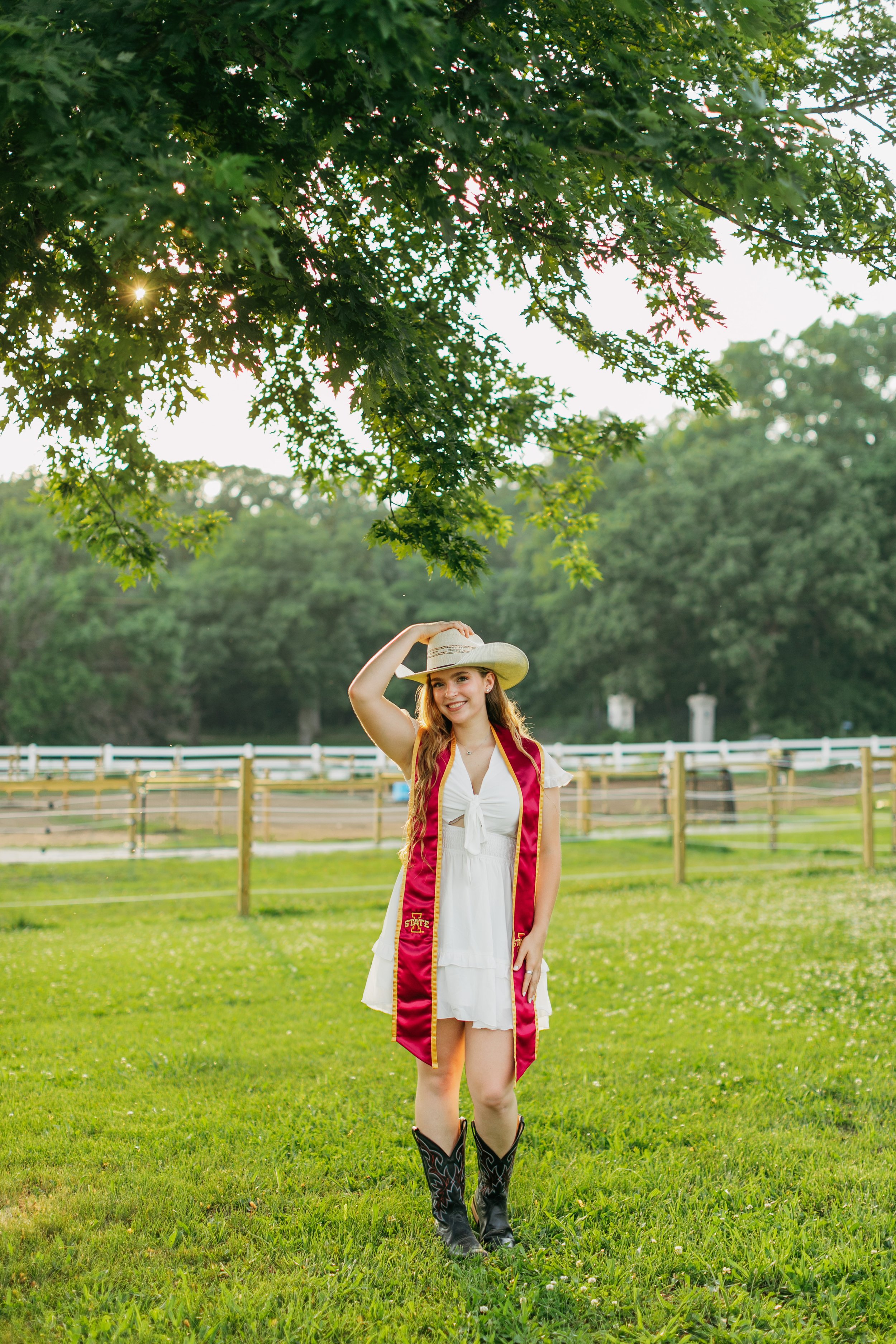 ISU Senior Grad Photos // Alyson — Des Moines Wedding Photographer