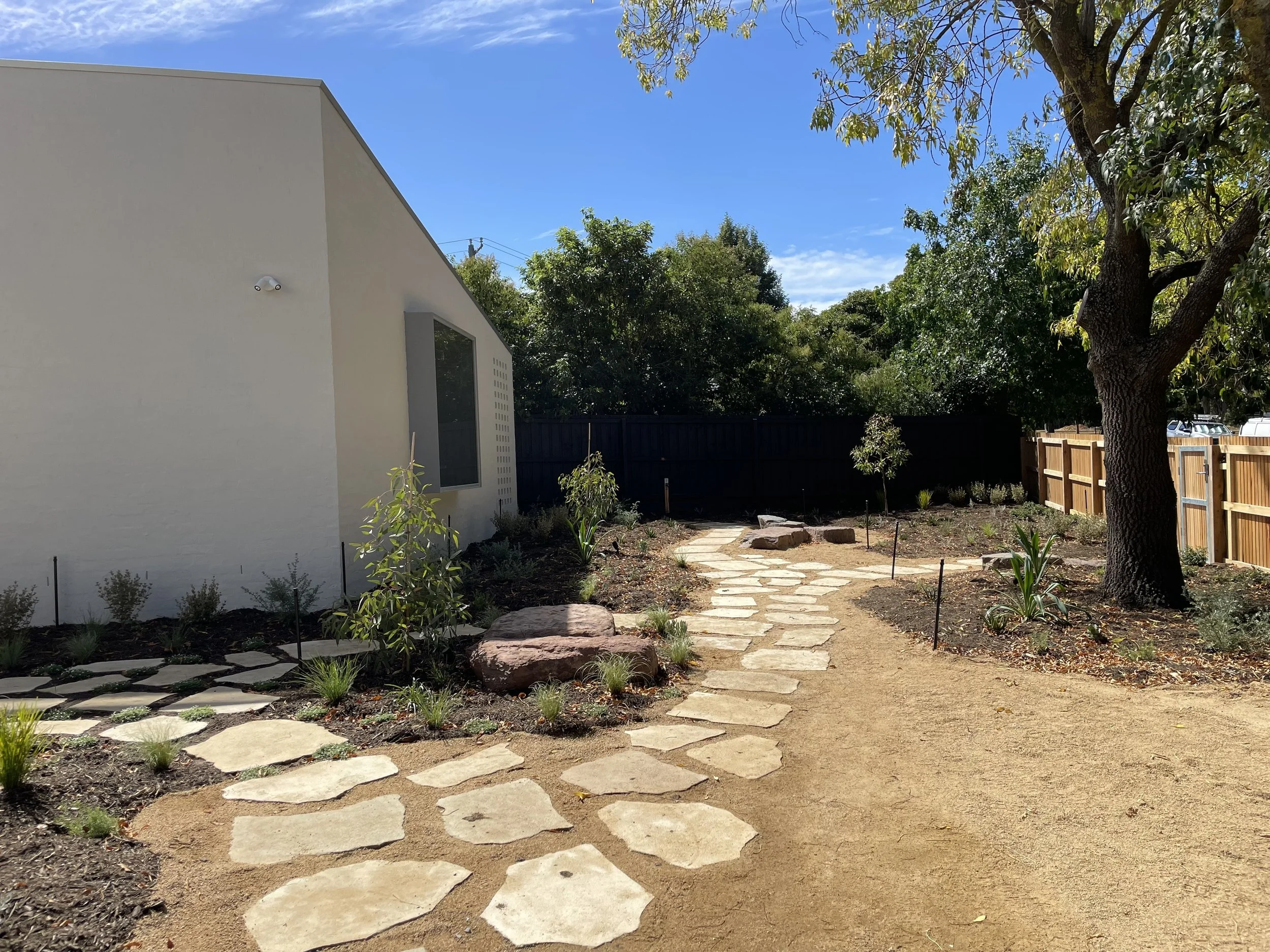 TWO PARTS HOUSE — Sonelo Architects