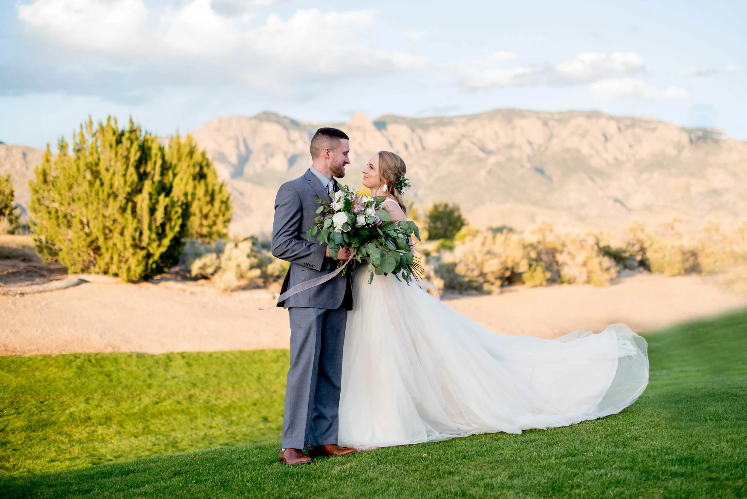 Get the Best Outdoor Wedding Photoshoot | Lauren Cherie Photography