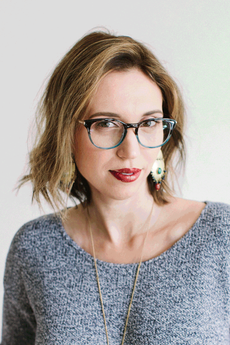 MAKEUP TIPS FOR WEARING GLASSES — AVE Styles