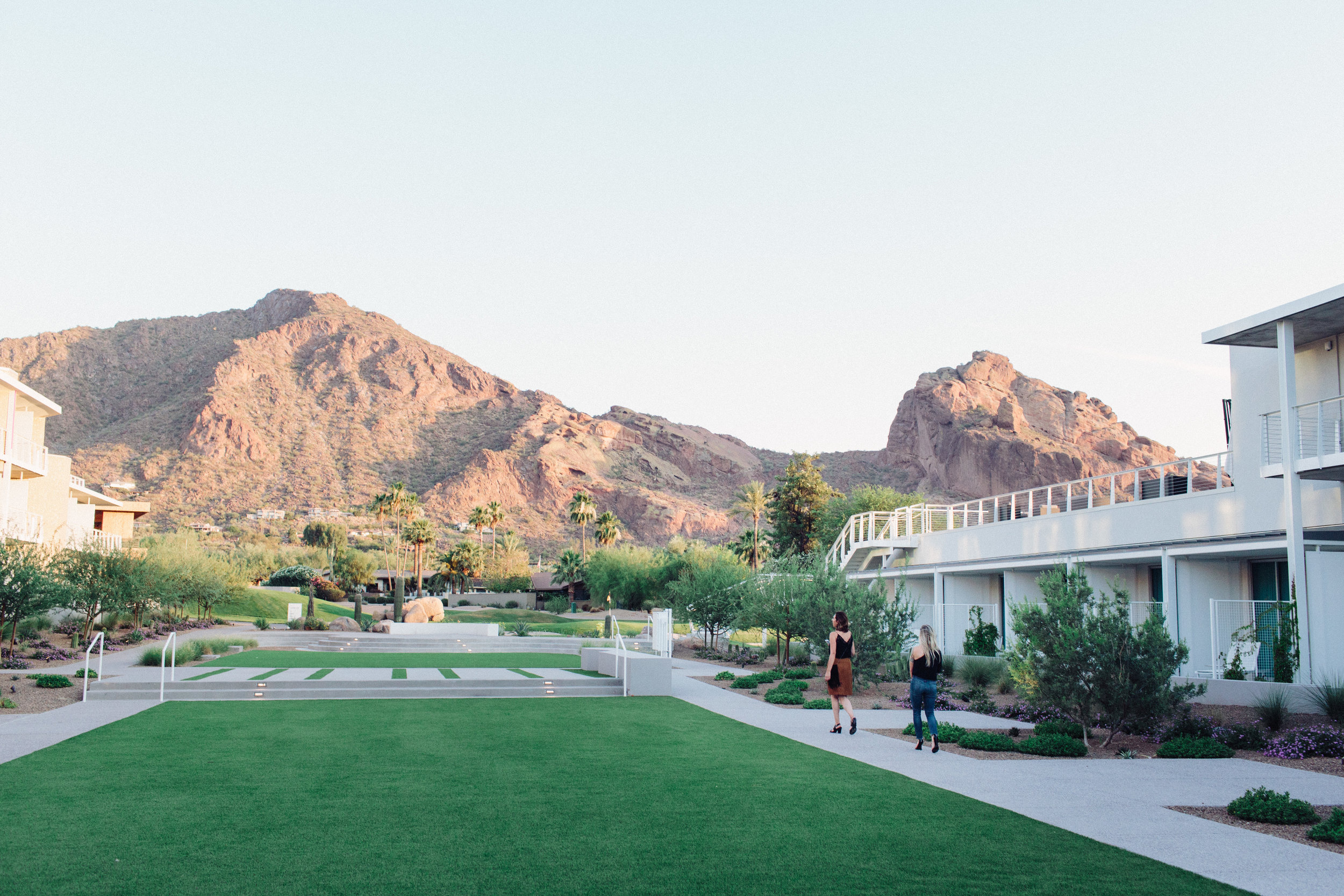 PARADISE VALLEY STAYCATION — AVE Styles