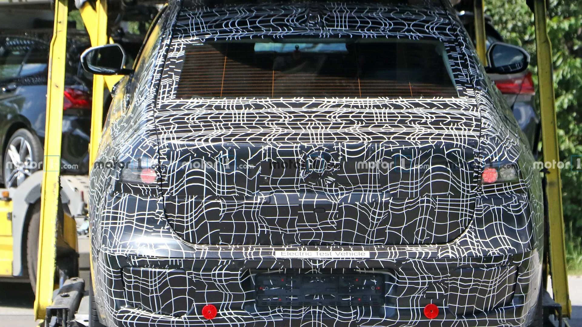 BMW i7 Spied For First Time With Production Body — Bimmer America LLC