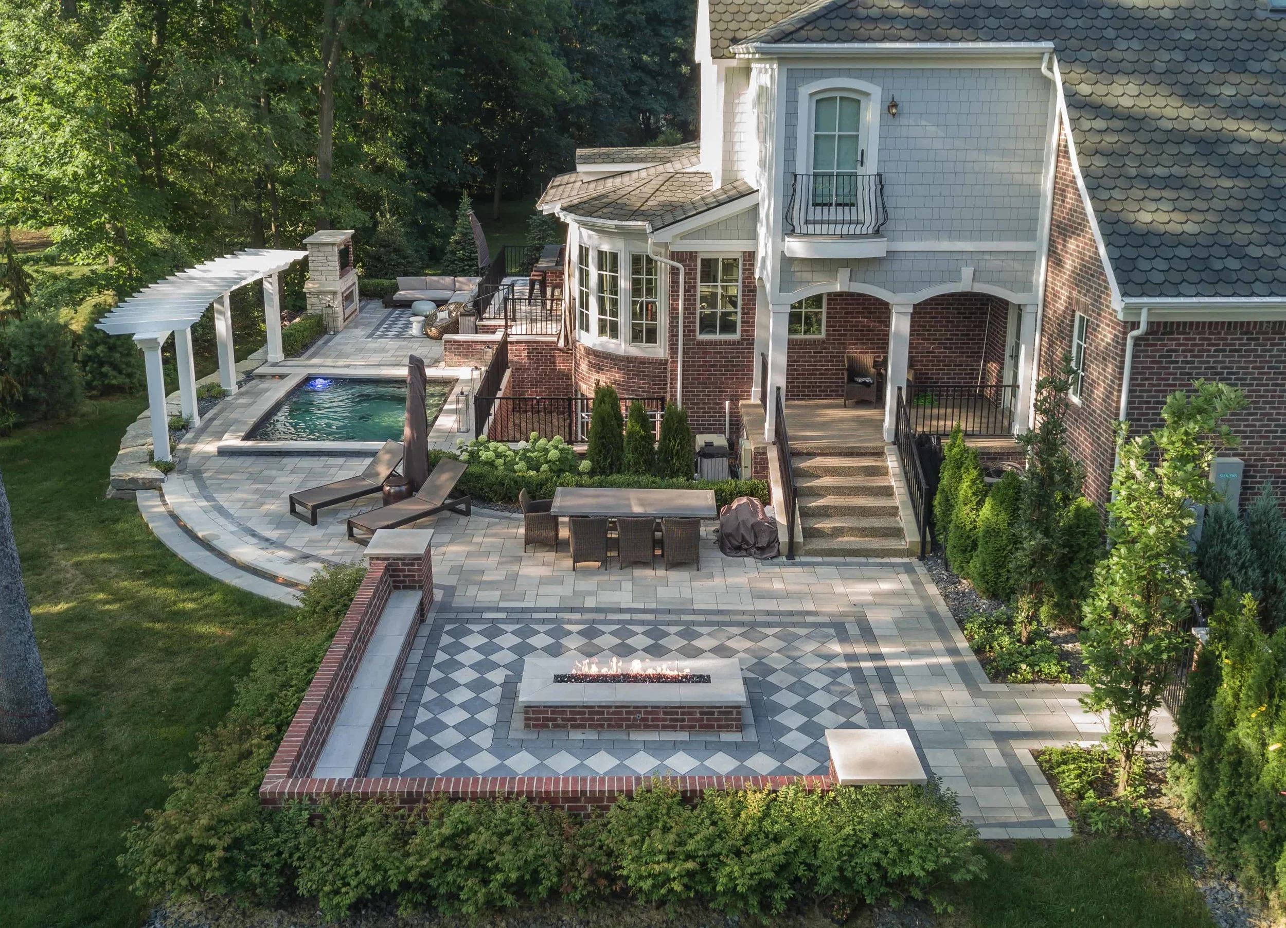 Gorgeous Michigan Outdoor Living Spaces — VENTURES