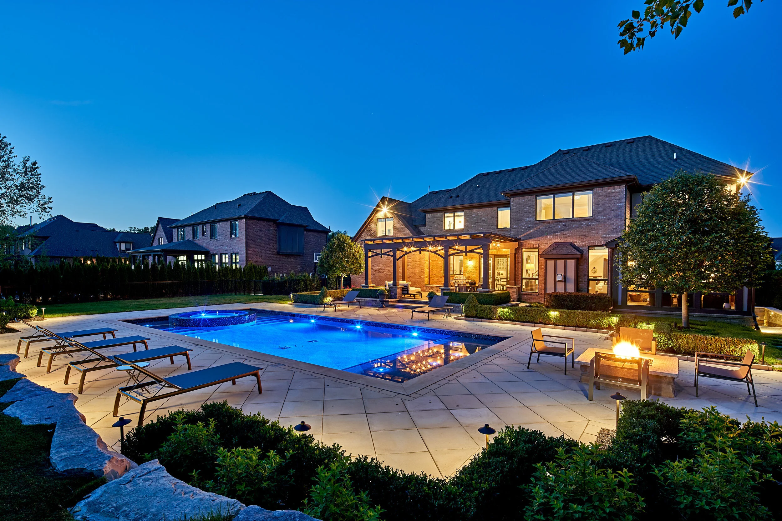 Bloomfield Hill's best contractor for custom pools and spas — VENTURES