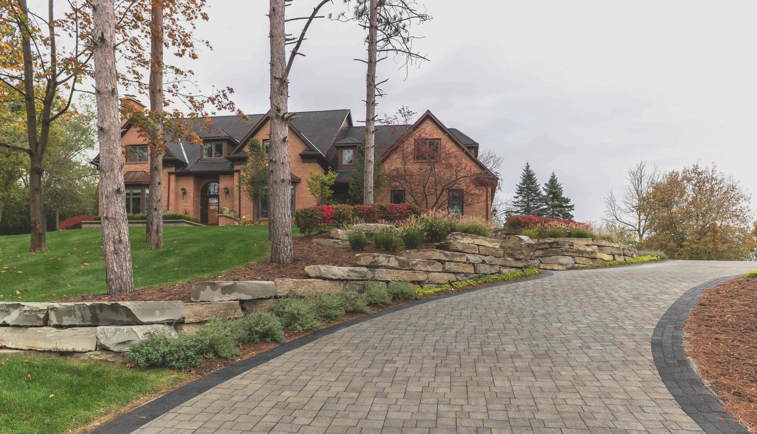 Bloomfield Hill's best contractor for patios, Hardscapes and driveways ...