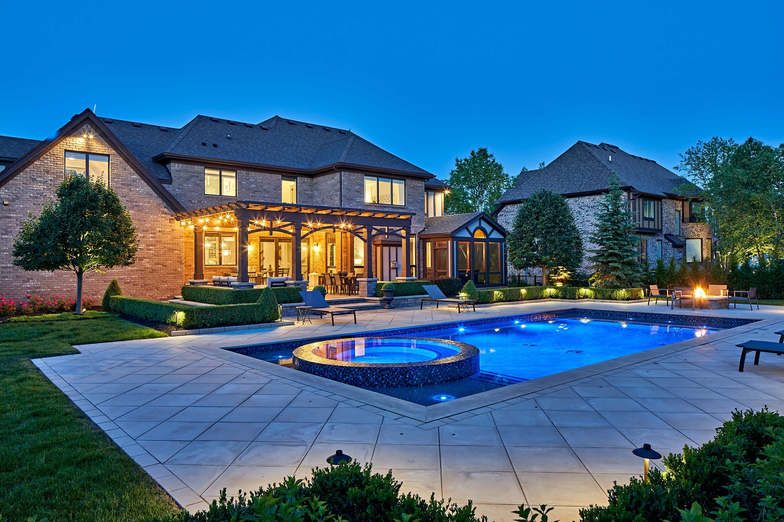 Must Read Guide to Seasonal Pool Maintenance — VENTURES