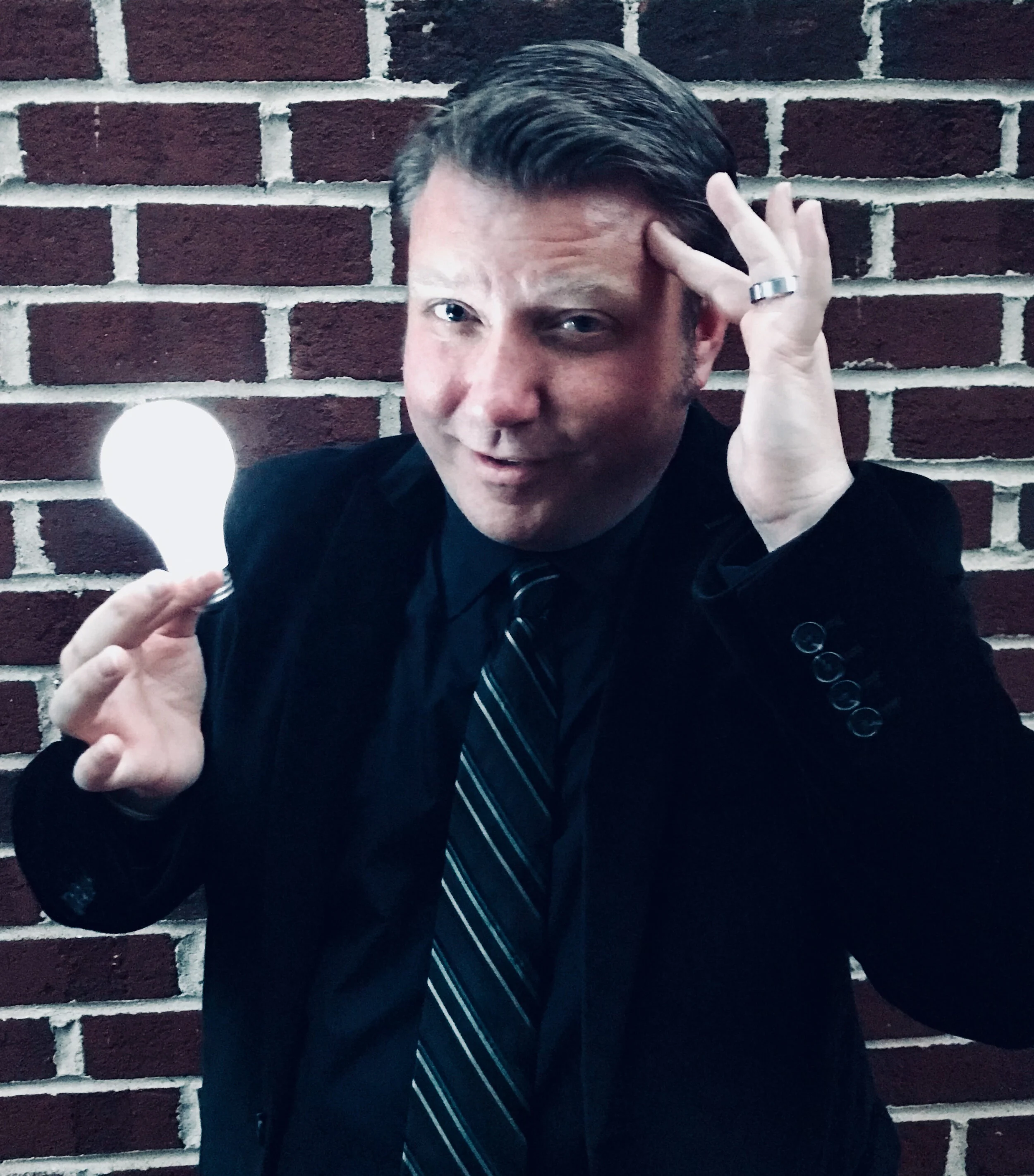 Artist In Residence - Ryan Lawrence | Chicago Magic Lounge | Magic Show