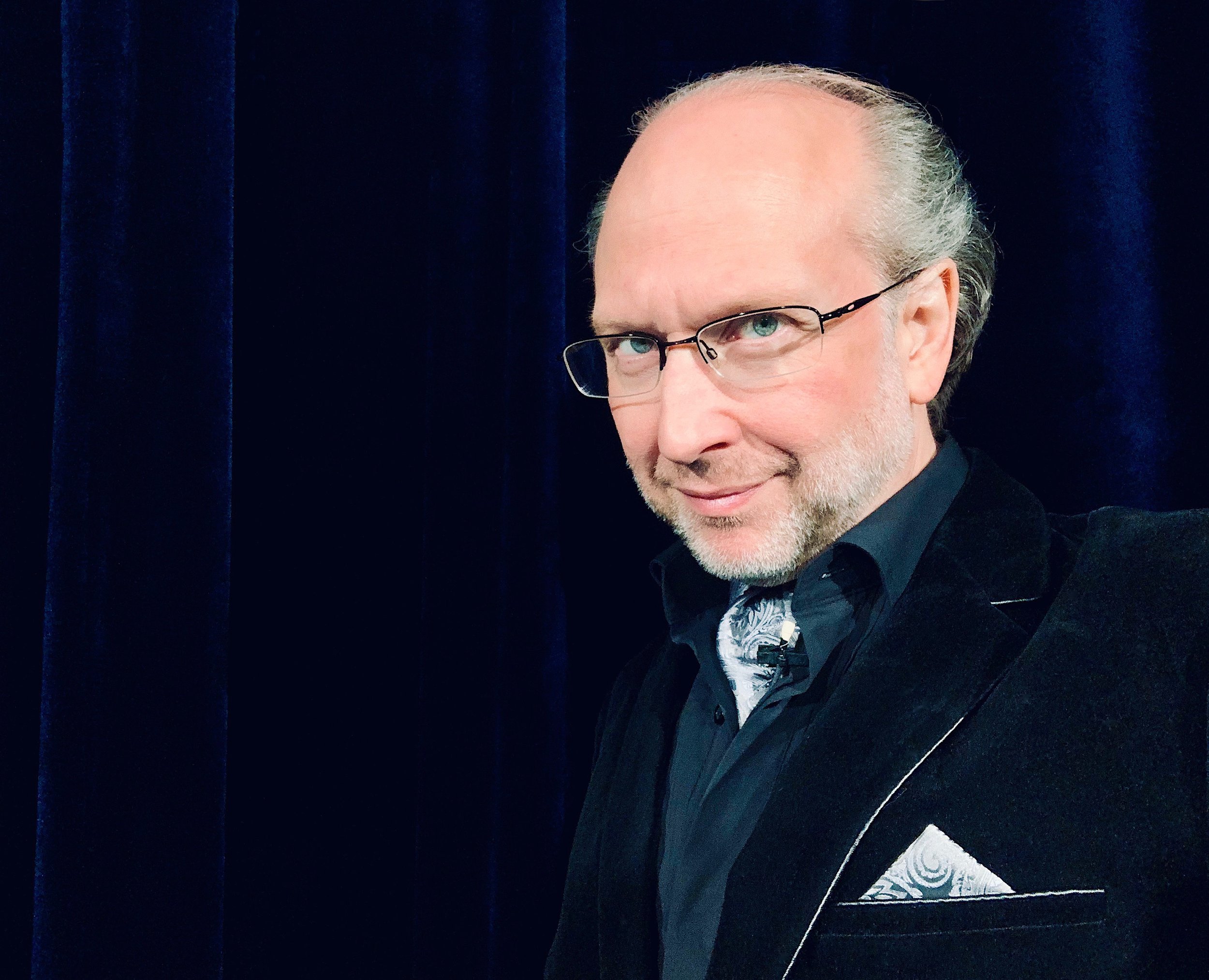 Now Appearing | Magicians | Chicago Magic Lounge | Magic Show