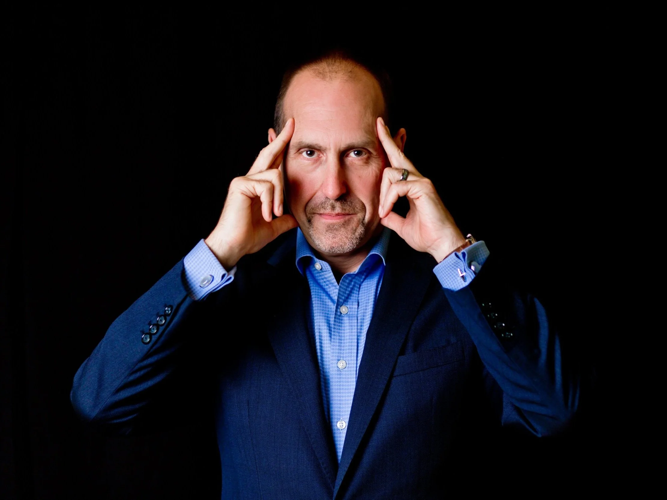 The Shows | Tickets | Date Night | Chicago Magic Lounge | Magic Show