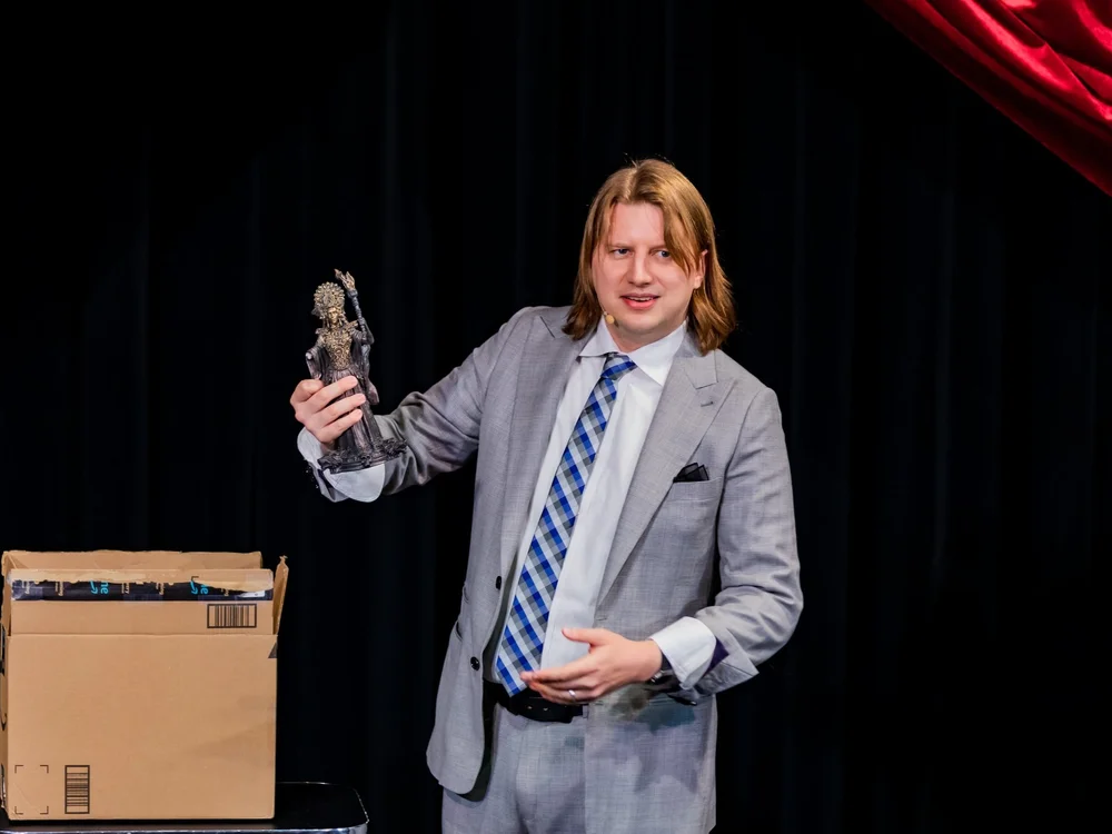 The Shows | Tickets | Date Night | Chicago Magic Lounge | Magic Show