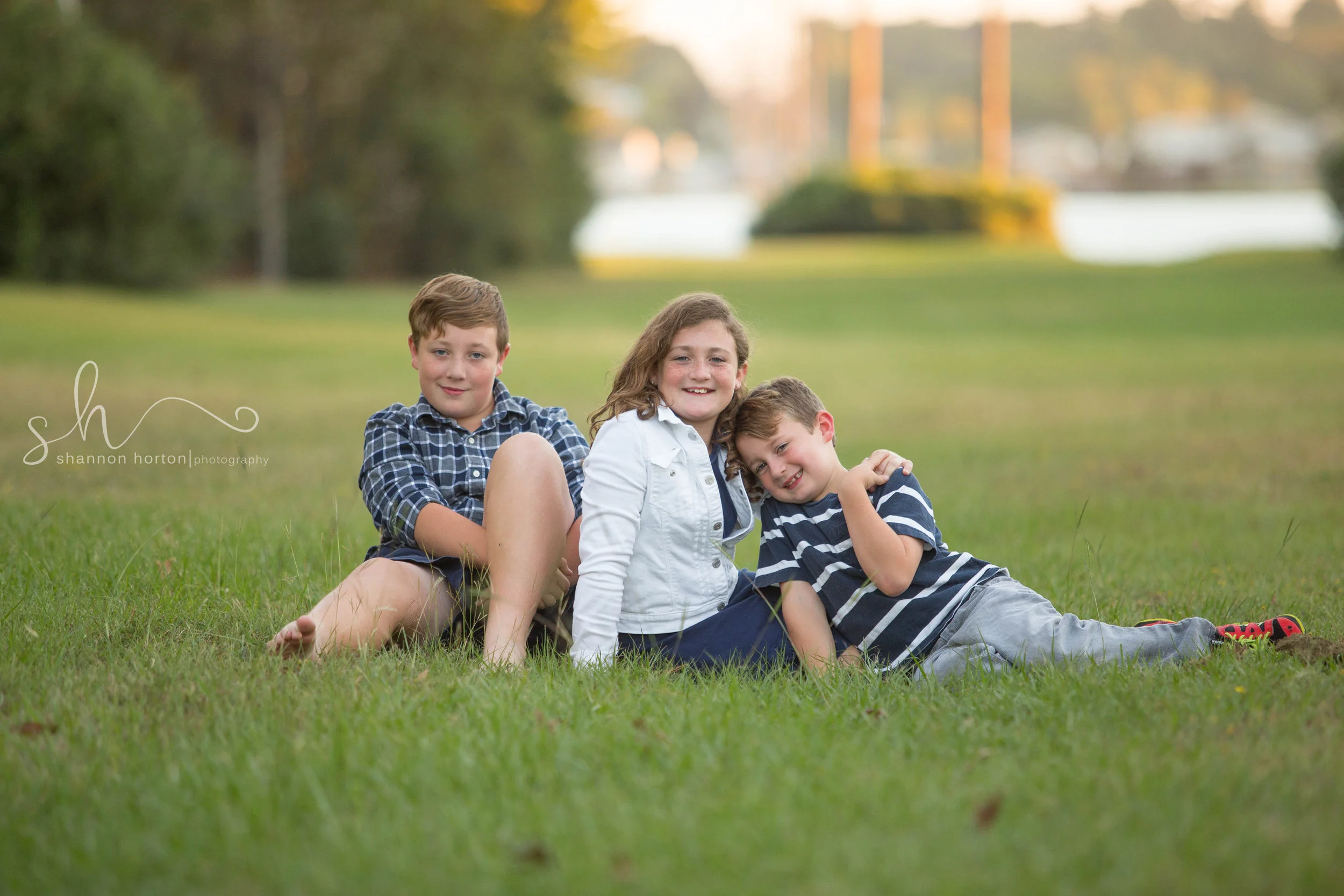 Outdoor Family Of 3 Portrait Ideas