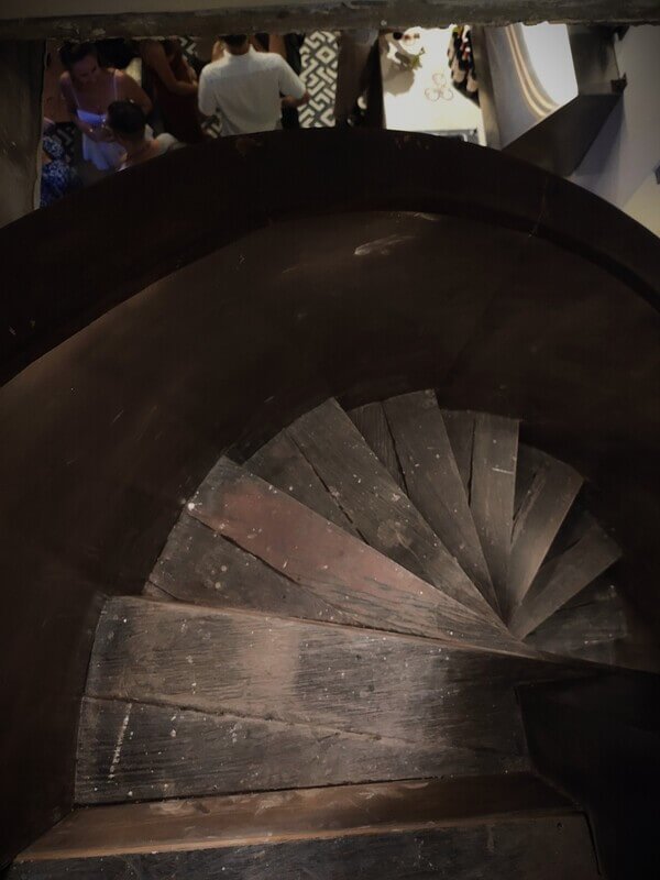 Transforming Old Buildings into Modern Architectural Marvels ...