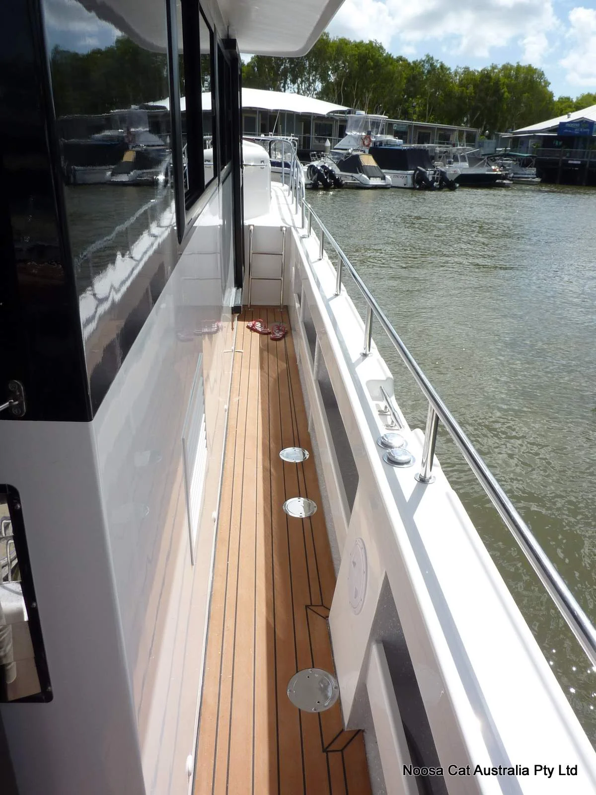 5000 — Noosa Cat Australia