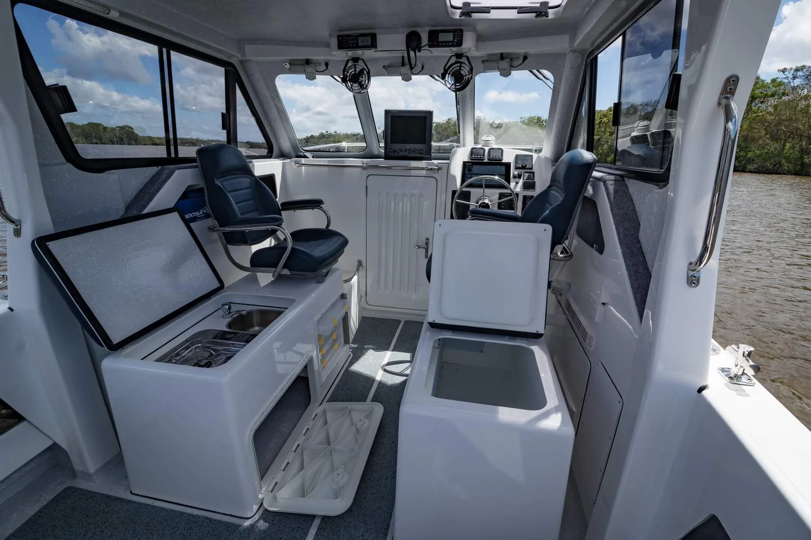 2400 — Noosa Cat Australia