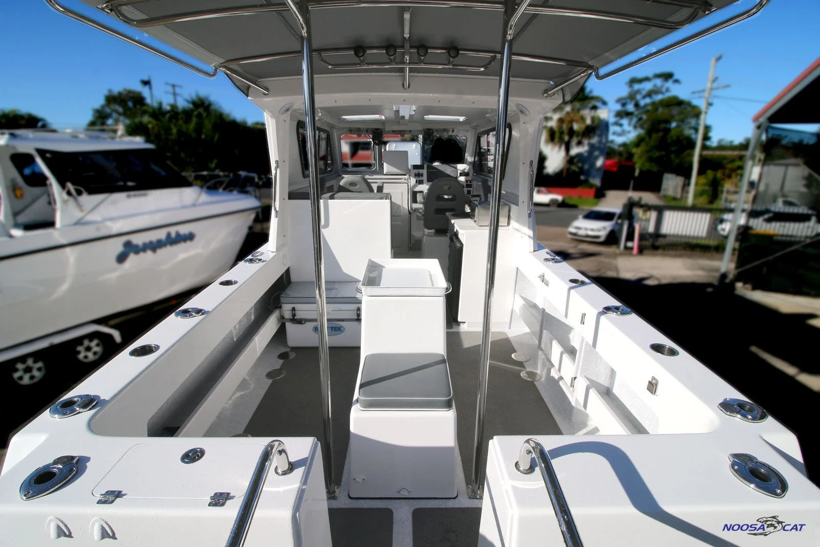 3000 — Noosa Cat Australia