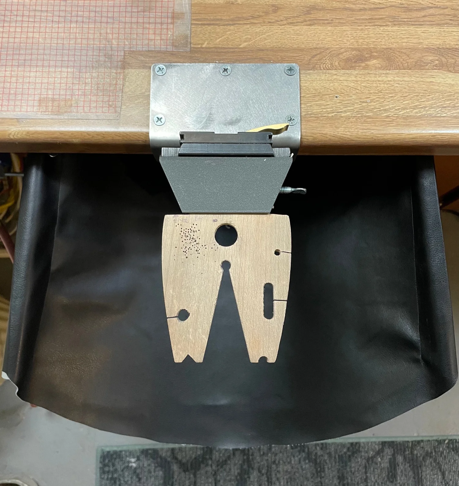 How to Make a Folding Bench Apron — Lithic Design