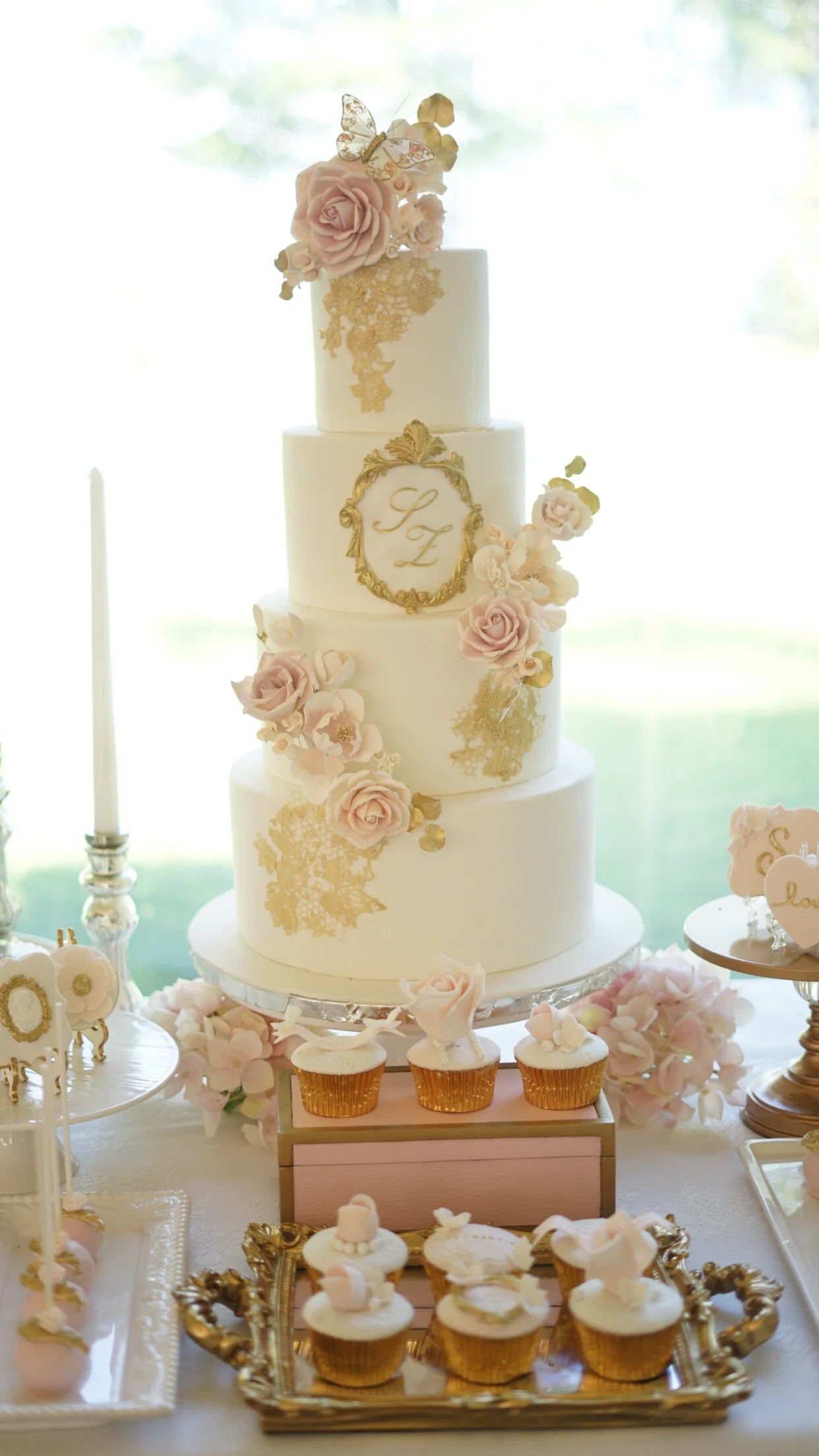 Cakes — MOMO CHEN CAKES