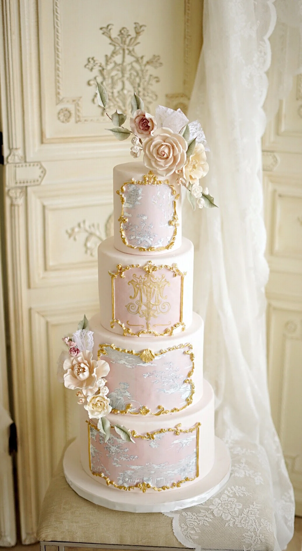 MOMO CHEN CAKES