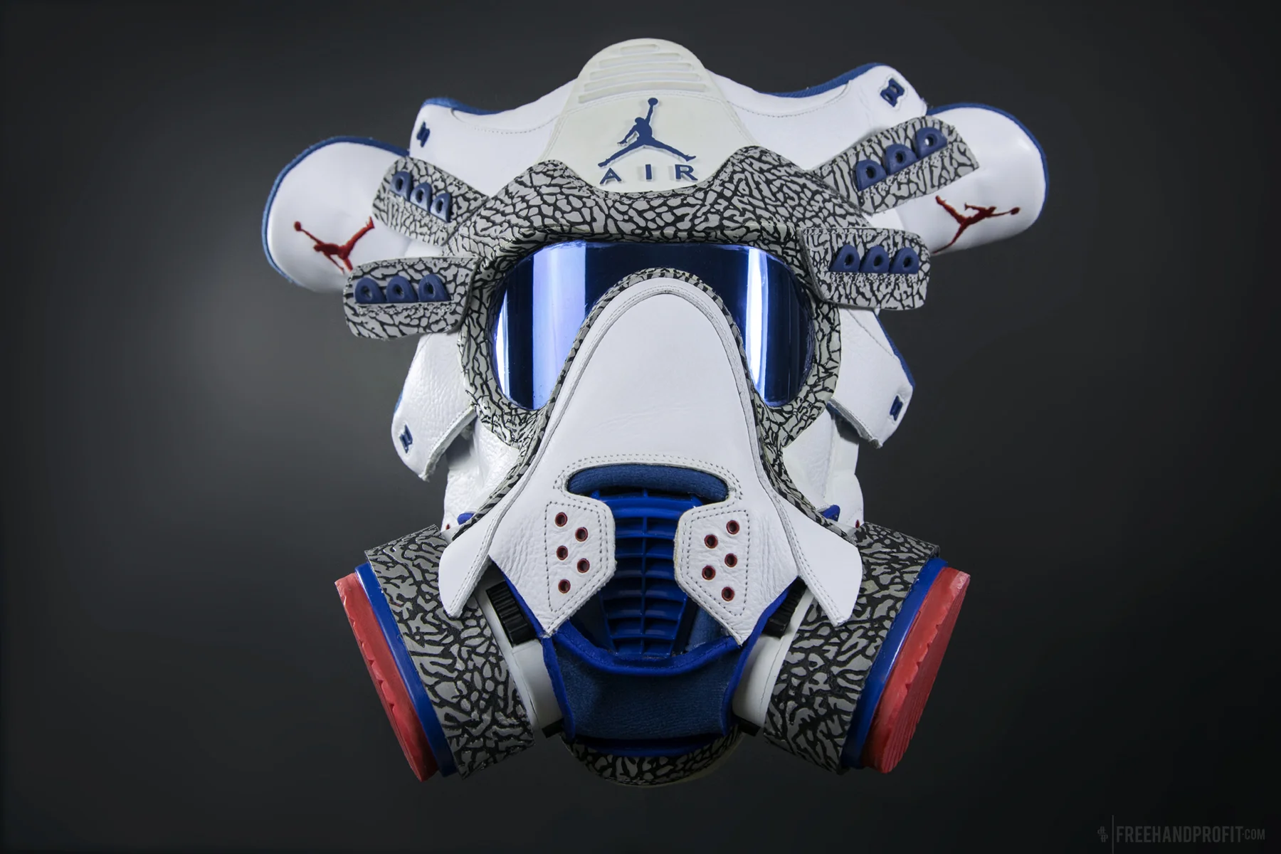 No.95: True Blue III Gas Mask — FREEHAND PROFIT