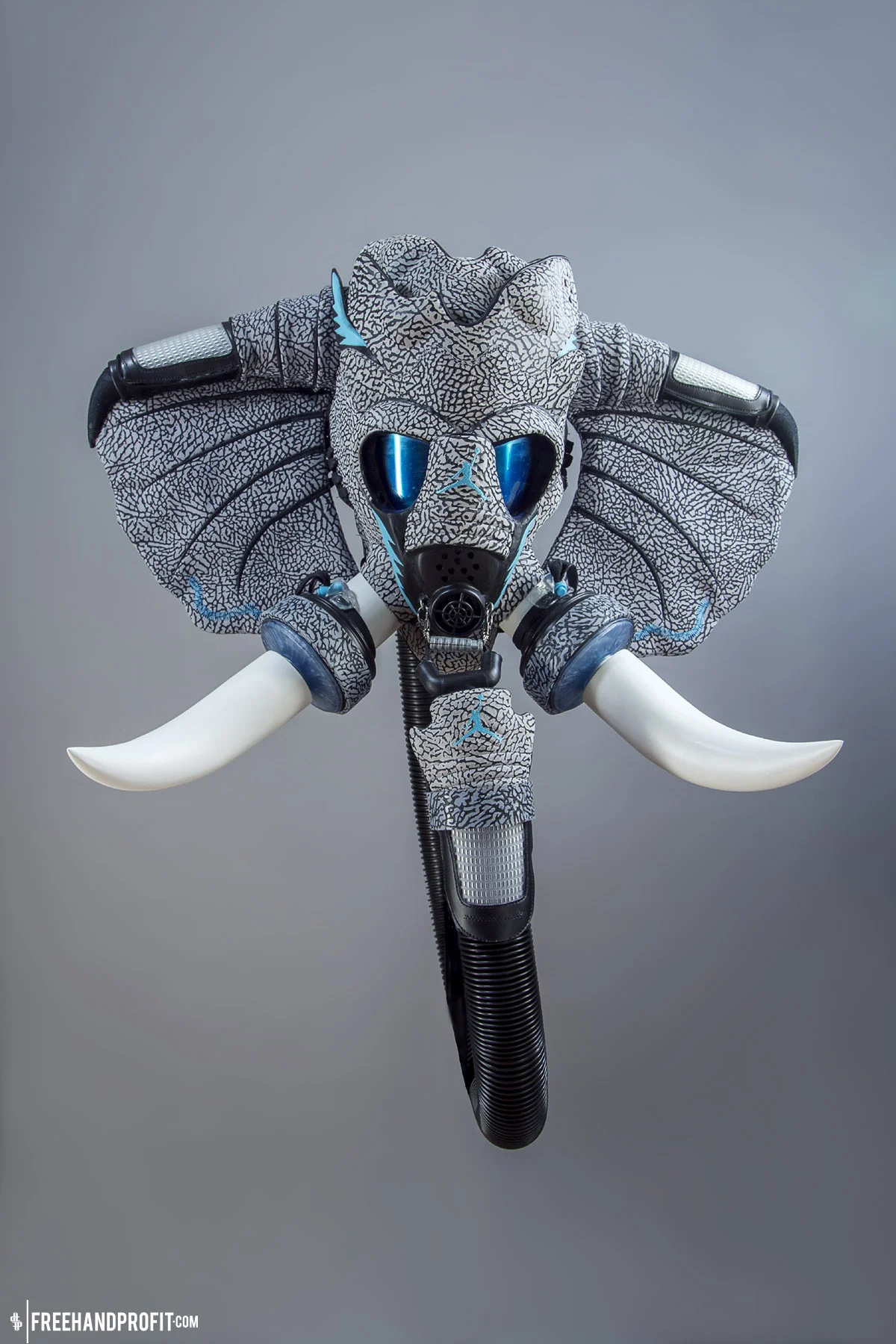 No.100: 3Lab5 Elephant Gas Mask — FREEHAND PROFIT
