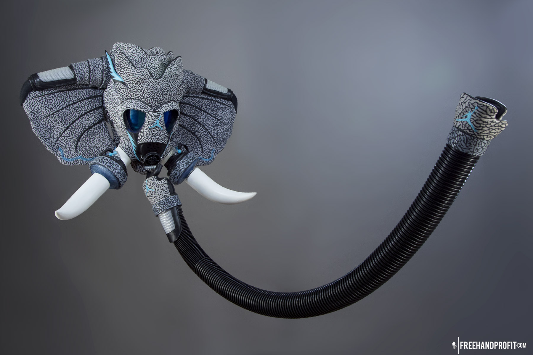 No.100: 3Lab5 Elephant Gas Mask — FREEHAND PROFIT