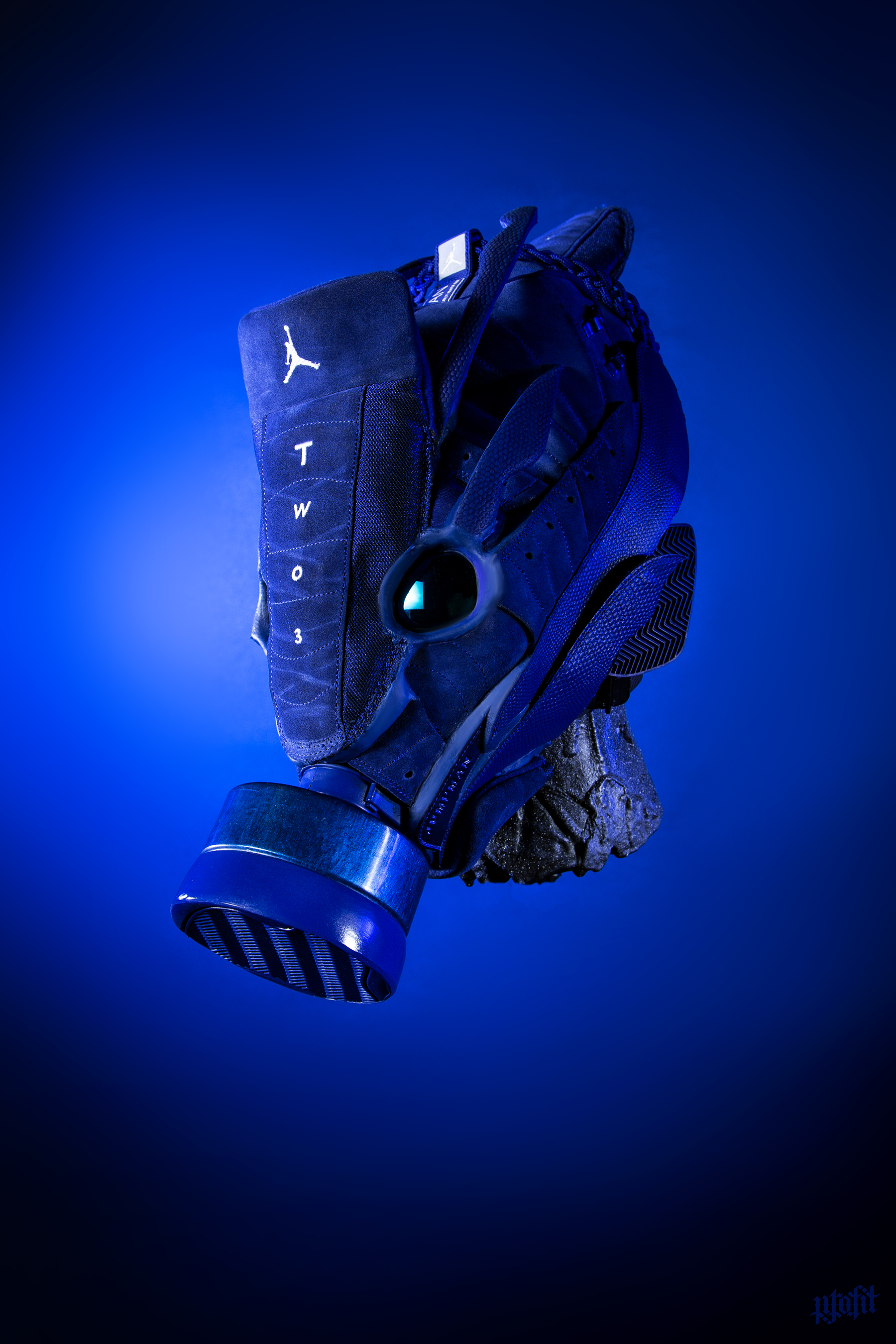 No.186: KCCF Deep Royal 12 Gas Mask — FREEHAND PROFIT