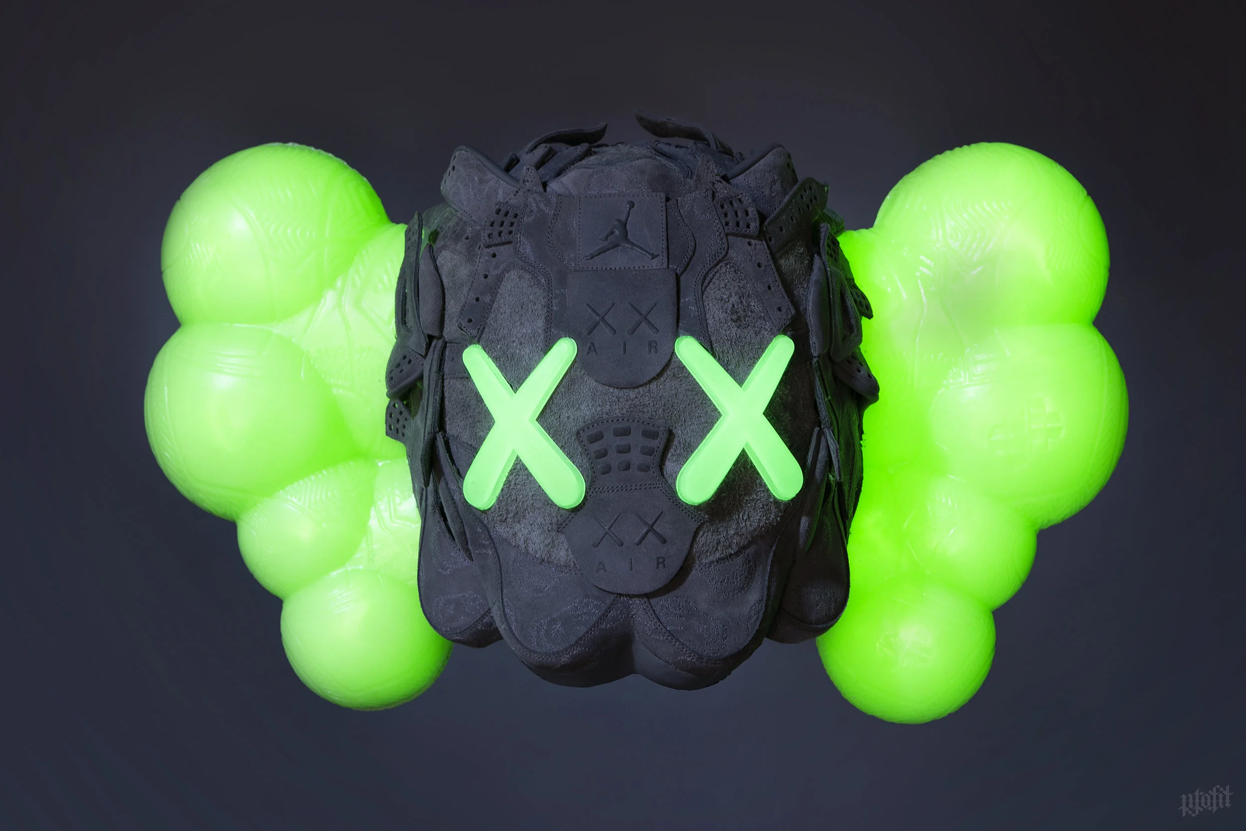 No.195: KAWS IV Companion Helmet — FREEHAND PROFIT