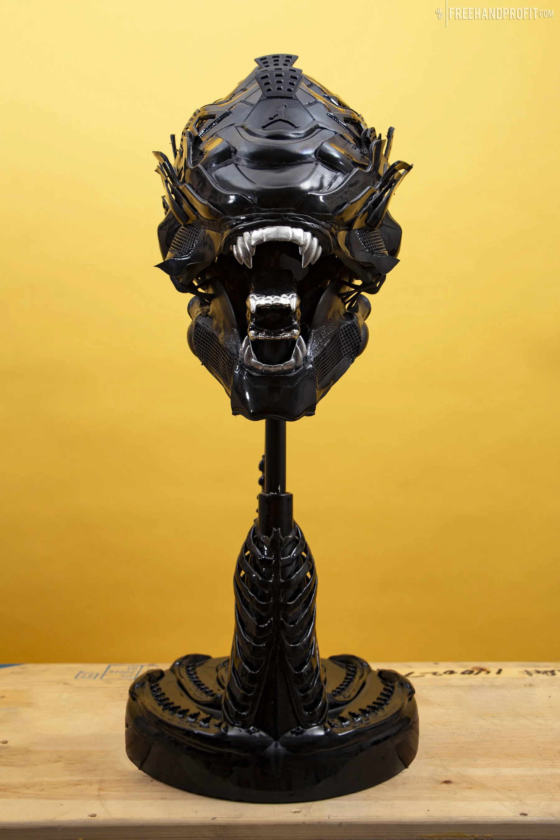 No.220 11LAB4 Xenomorph Mask — FREEHAND PROFIT