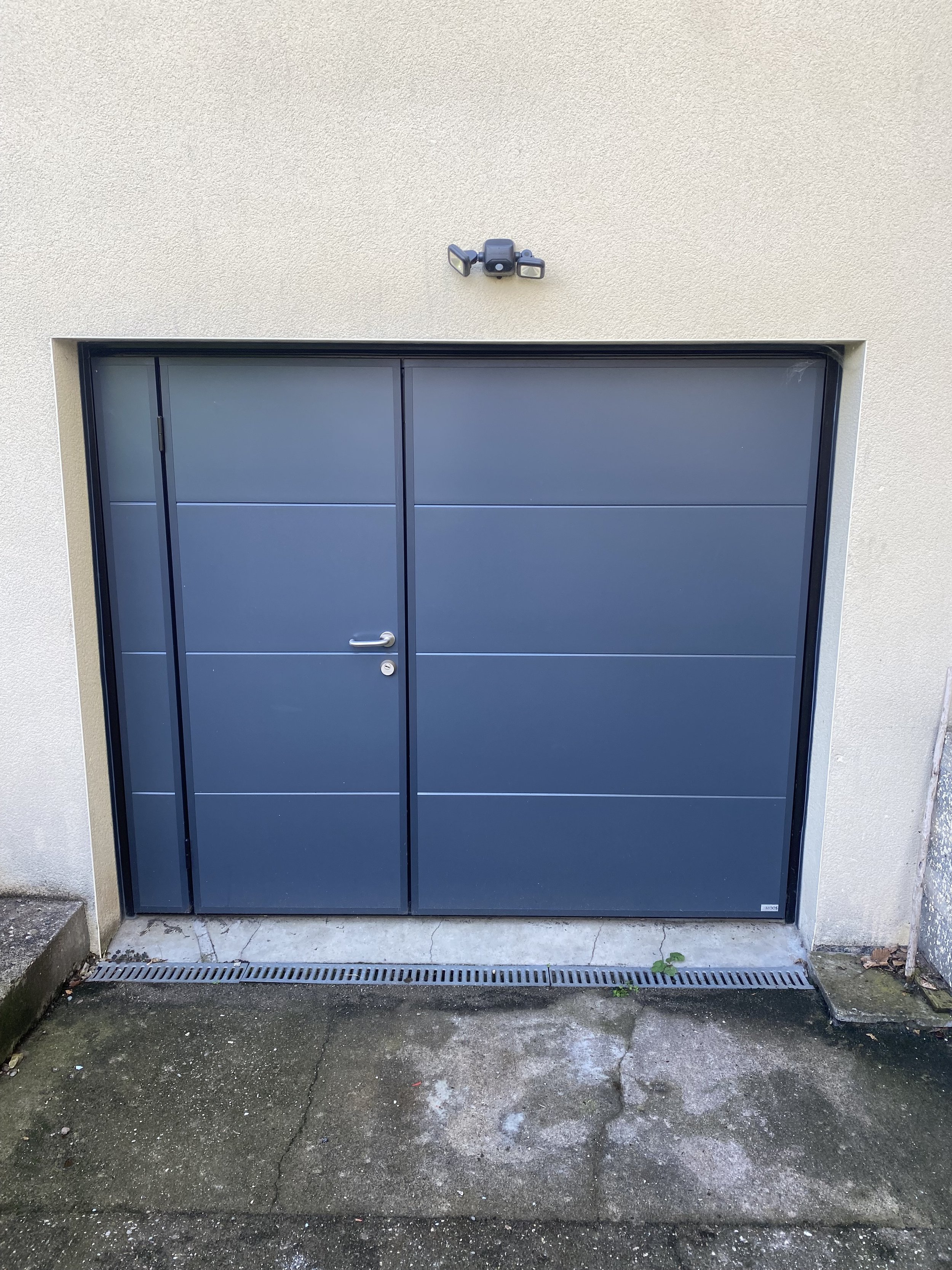 PORTE DE GARAGE MOOS ET PORTE D'ENTREE PIERRET- FERRIERES — La ...